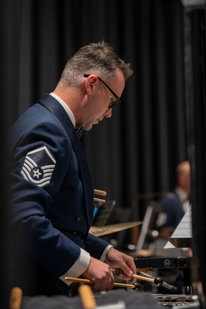 Air Force Heritage of America Band performs for Veteran’s Day in a ...
