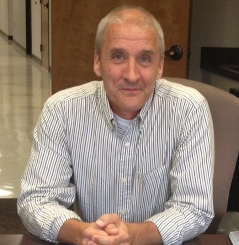 Davis leaves mark on ERDC after 42 years > Engineer Research and ...