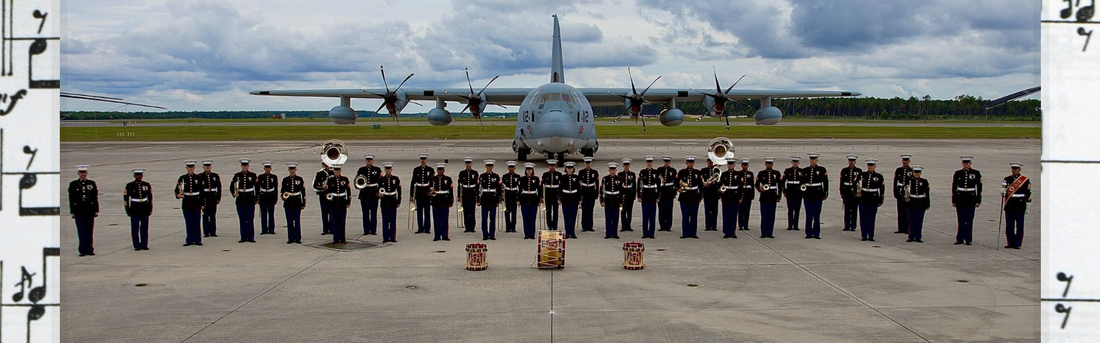 2nd Marine Aircraft Wing Band Annual Desktop Photo