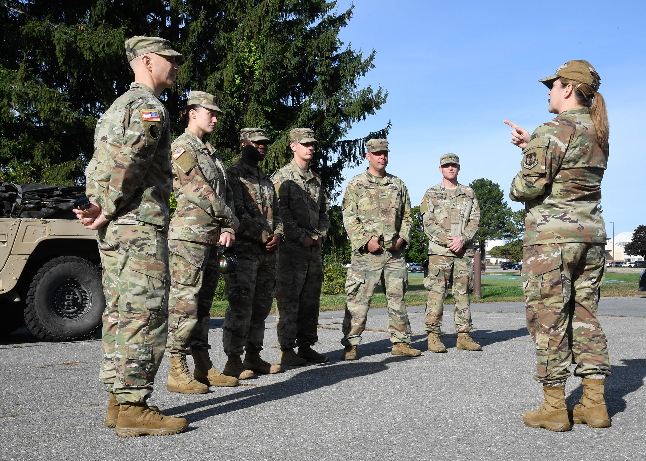 Commander coins Army National Guard refuelers