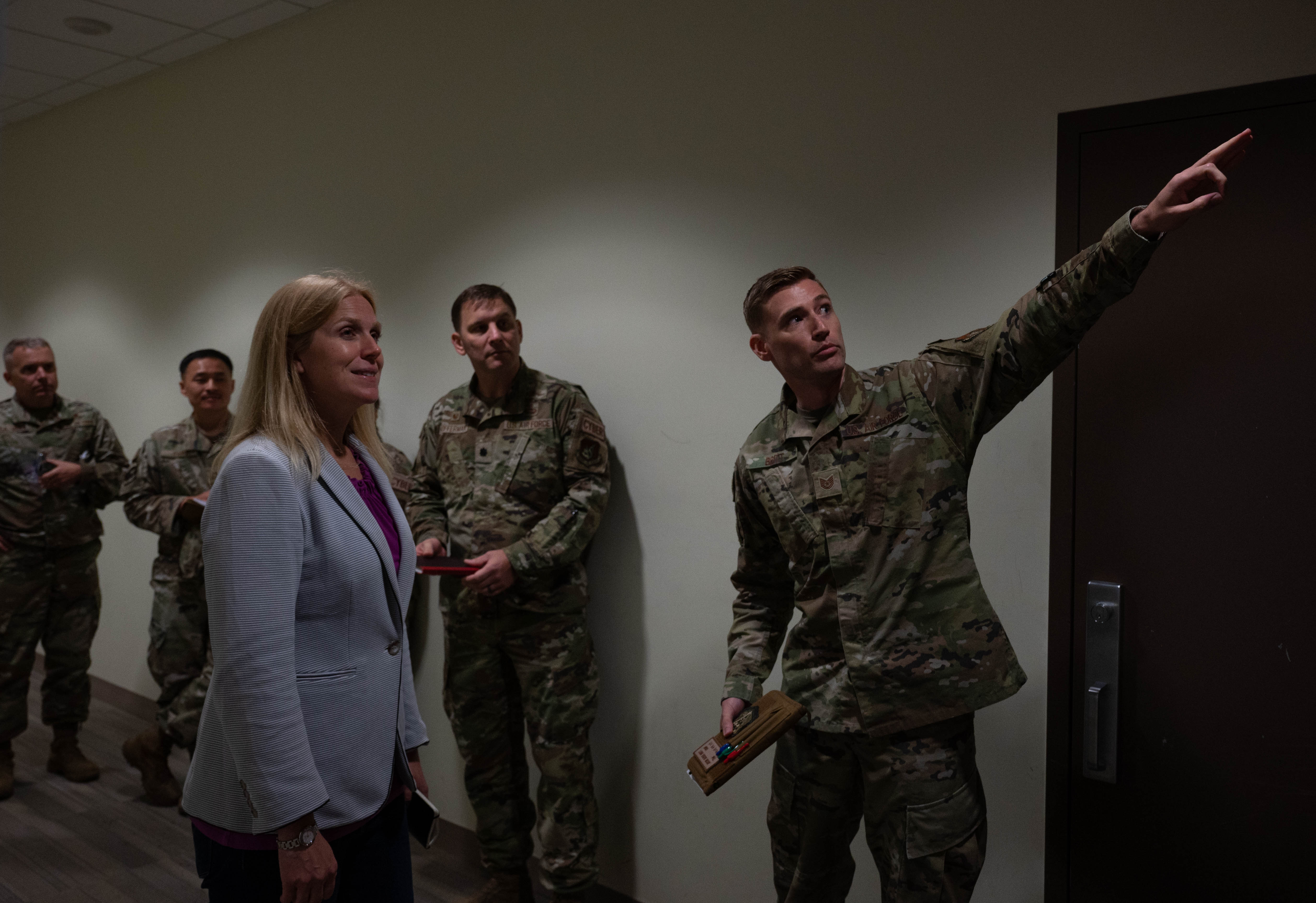 AF CIO visits Kunsan > Kunsan Air Base > Display