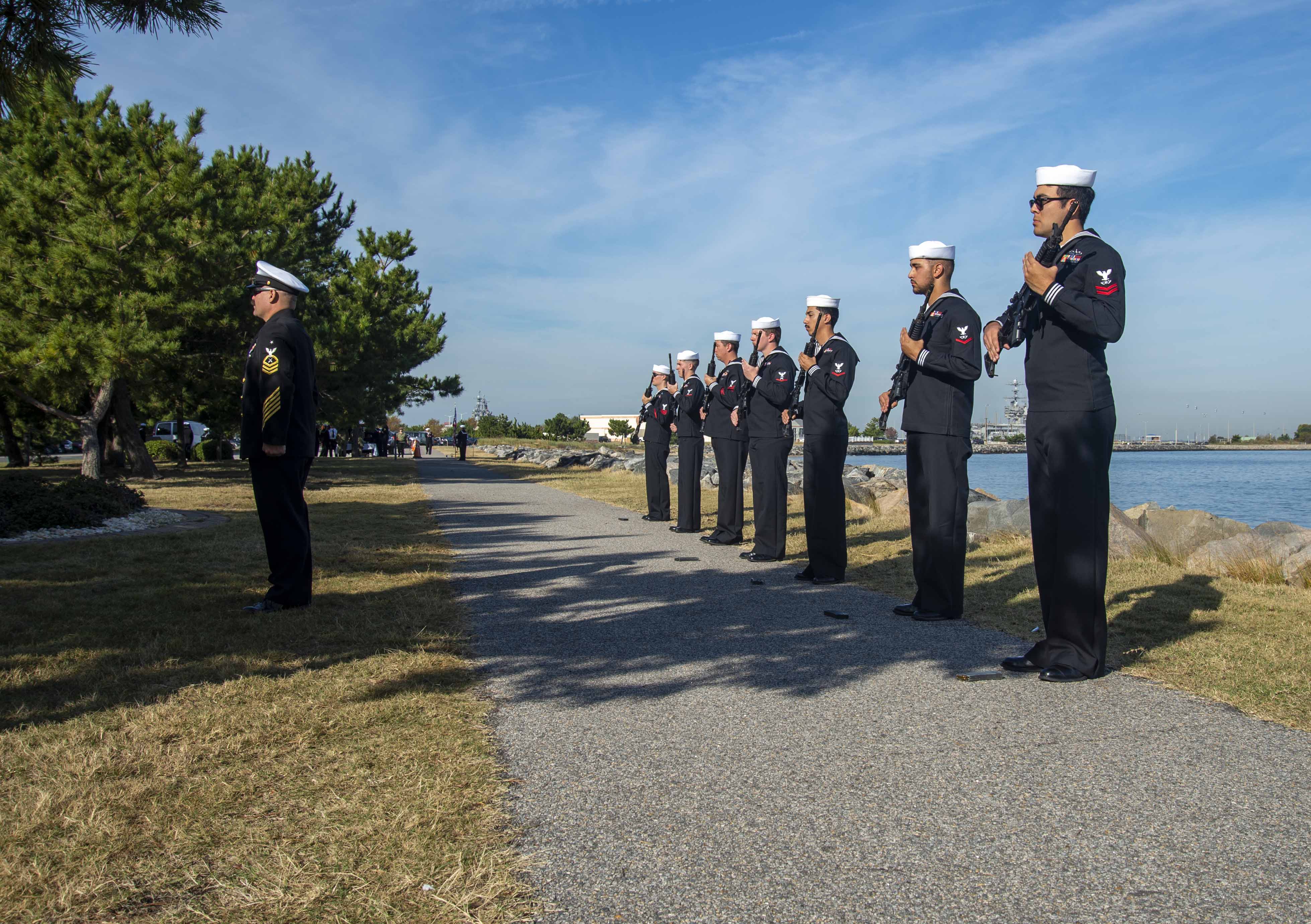 USS Cole Honors their Heroes > United States Navy > News Stories