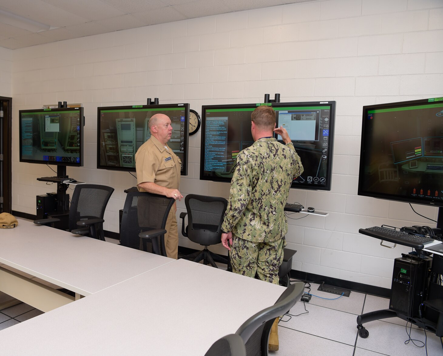 NIWDC Commander Visits CIWT to Discuss IW Training > United States Navy ...