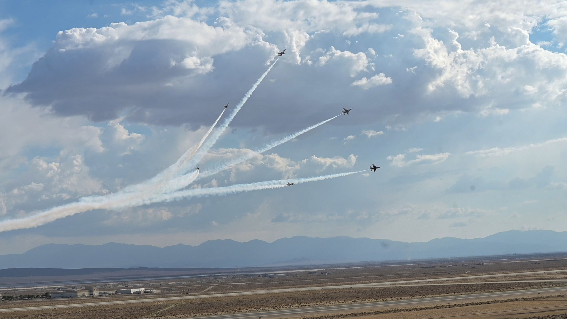 A Thunderous Return: USAF Thunderbirds Commander returns to where it ...