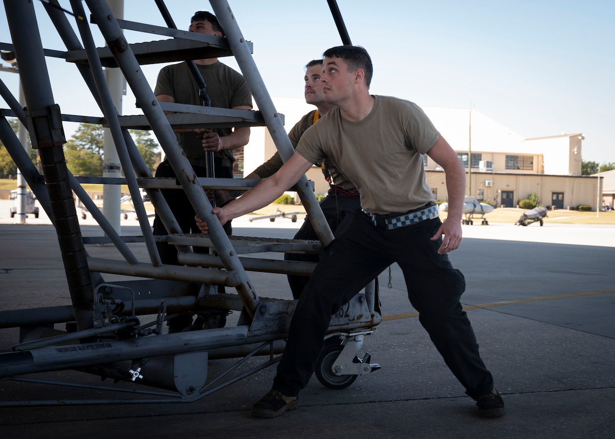 55th Fighter Generation Squadron Flightline Operations > Shaw Air Force ...