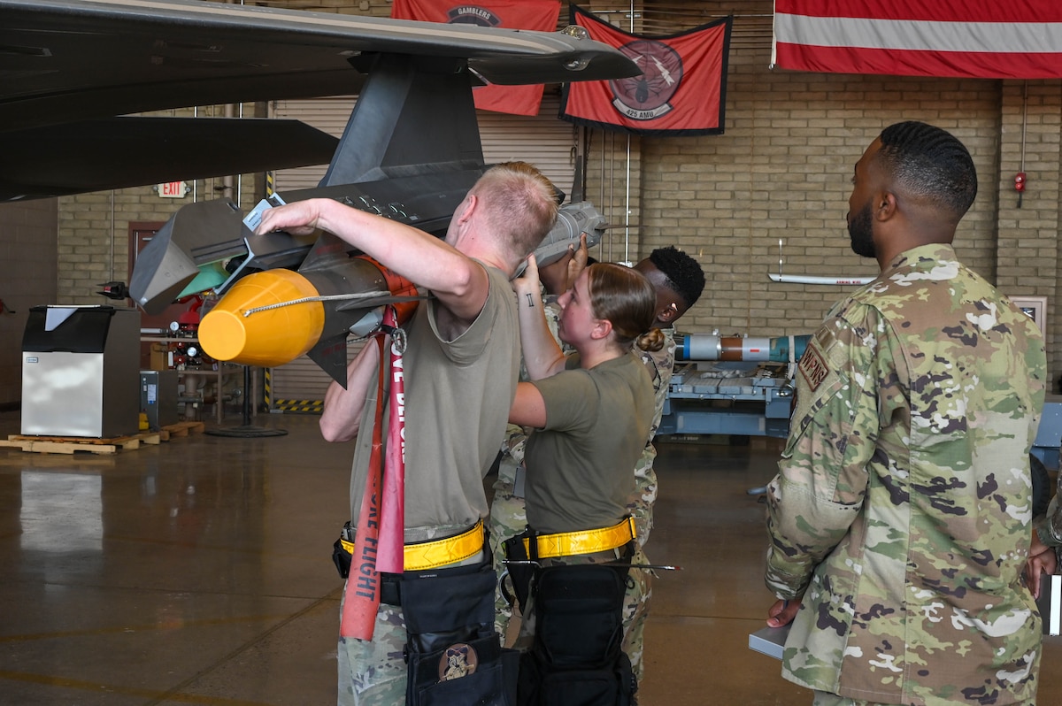 56th MXG 3rd Quarter Weapons Load Competition > Air Education and ...