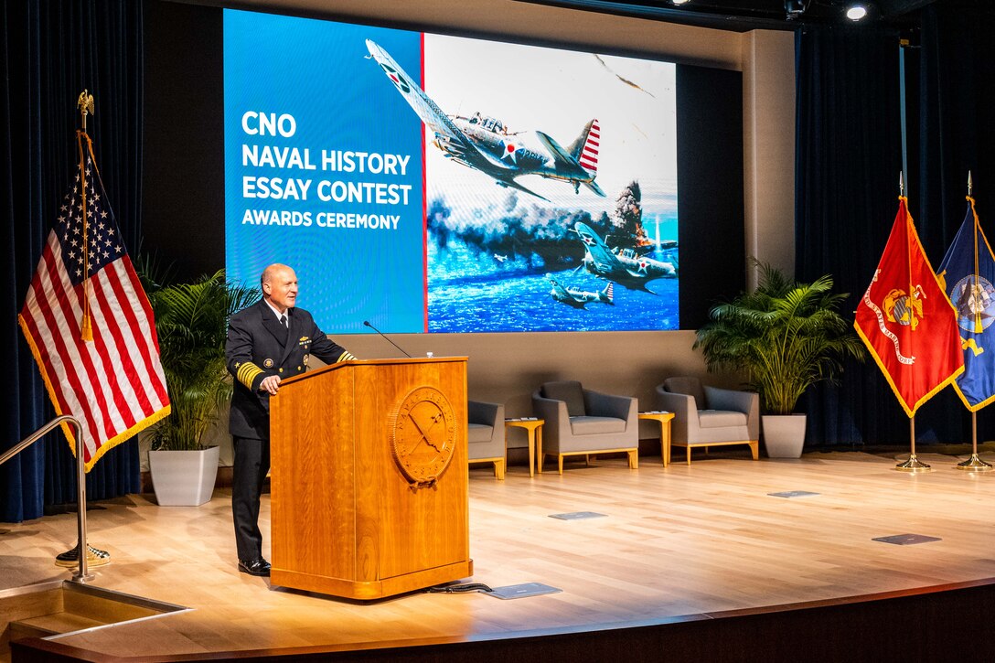 CNO Attends 2022 CNO Naval History Essay Contest