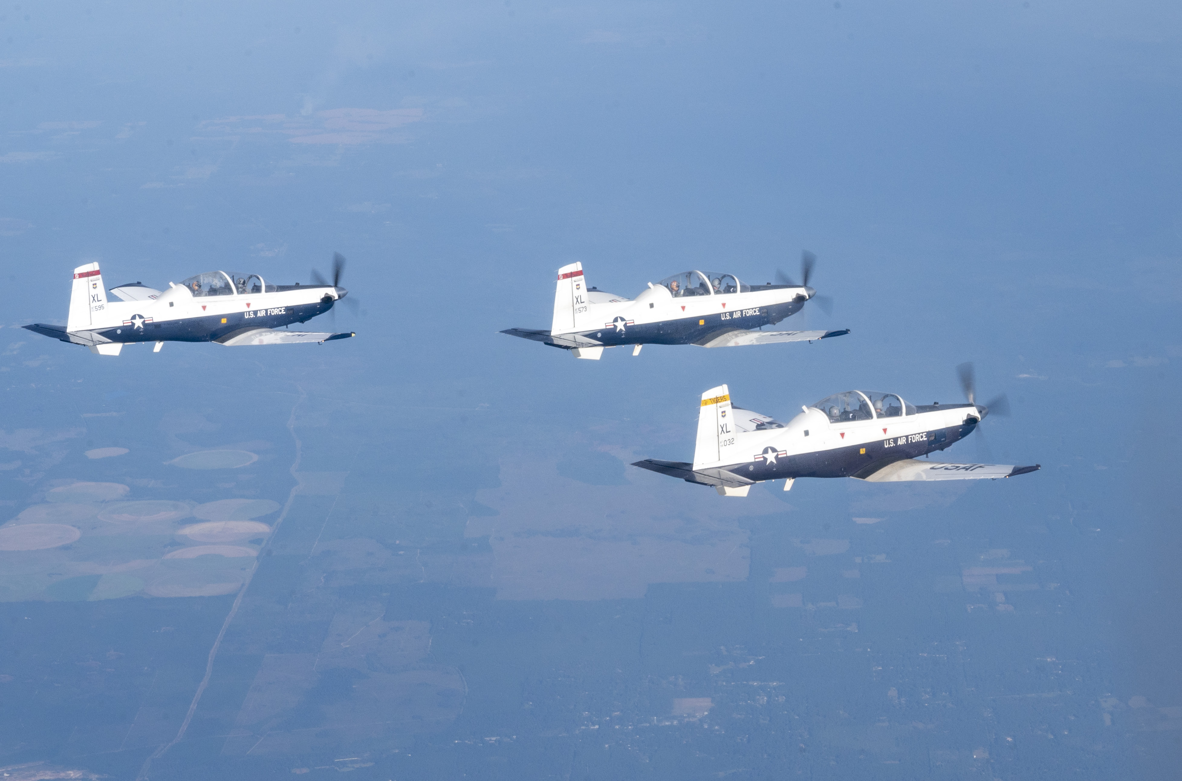 Ambush Florida: Laughlin T-6s fly to the sunshine state > Laughlin Air ...