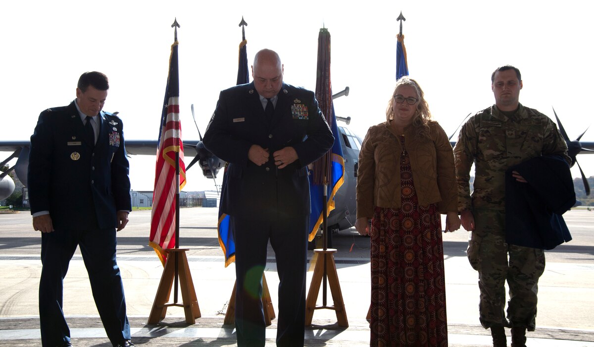 193rd Special Operations Wing welcomes new commander, command chief ...