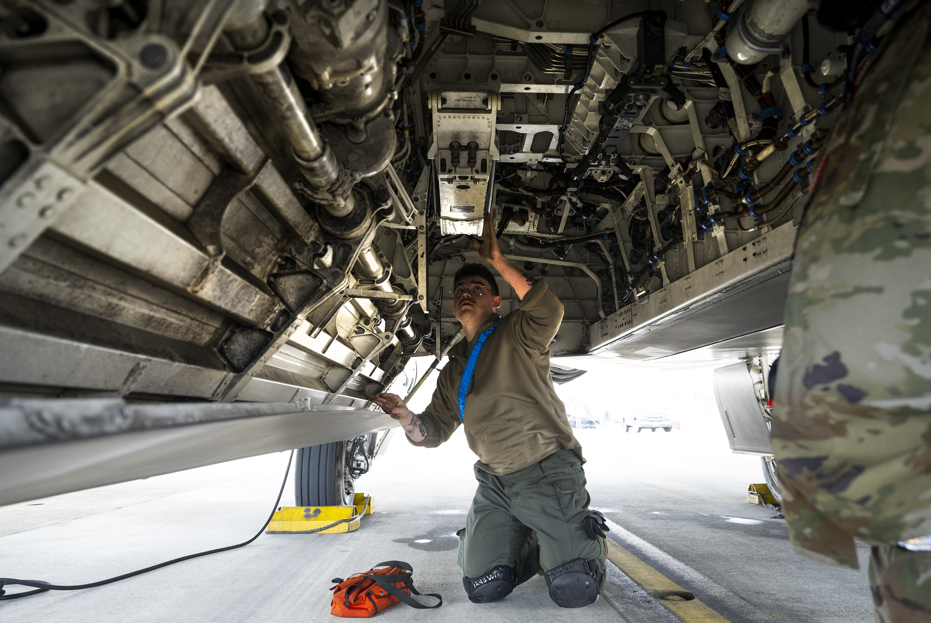 F-22 weapons crews battle in quarterly competition > Eglin Air Force ...