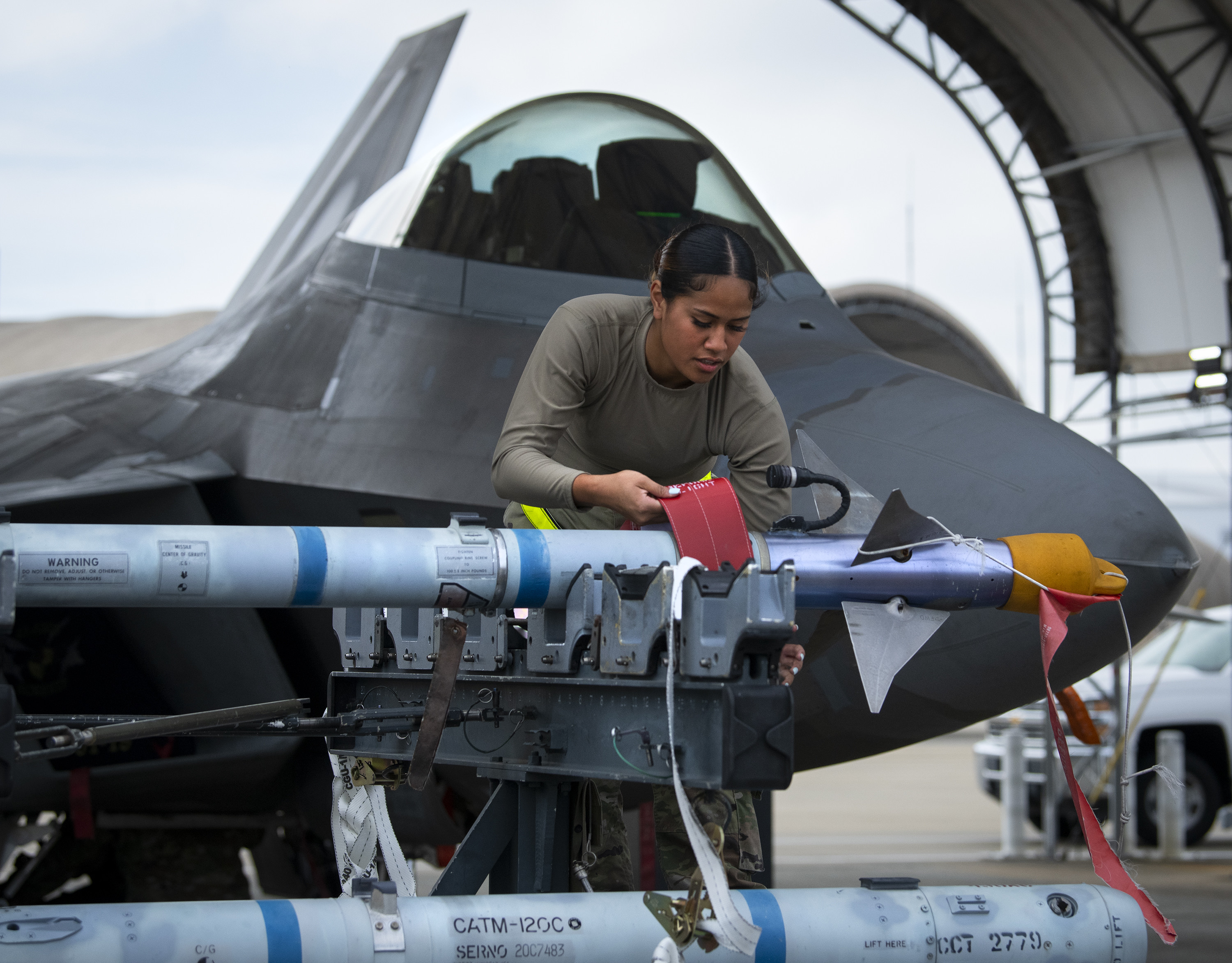 F-22 weapons crews battle in quarterly competition > Eglin Air Force ...