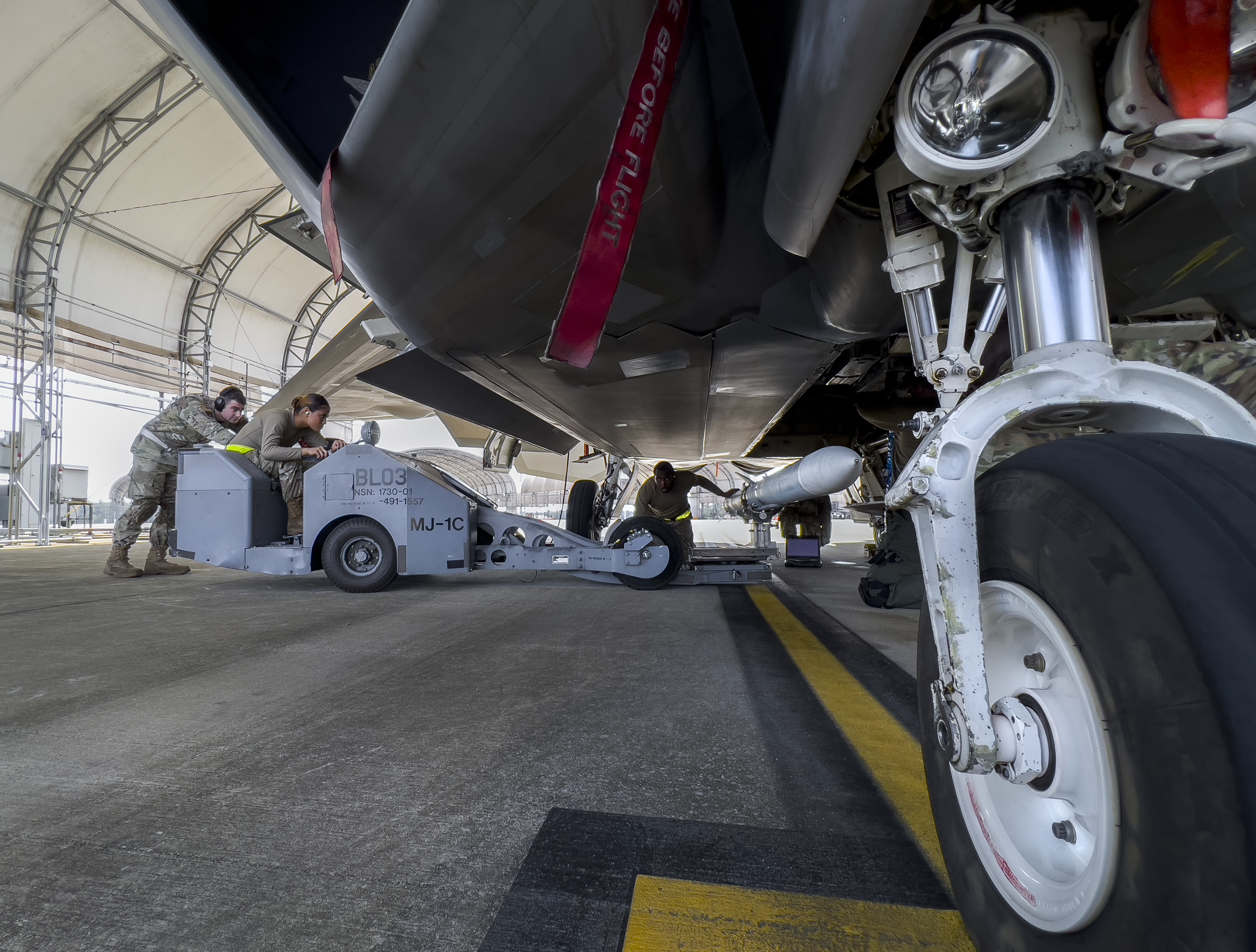 F-22 weapons crews battle in quarterly competition > Eglin Air Force ...