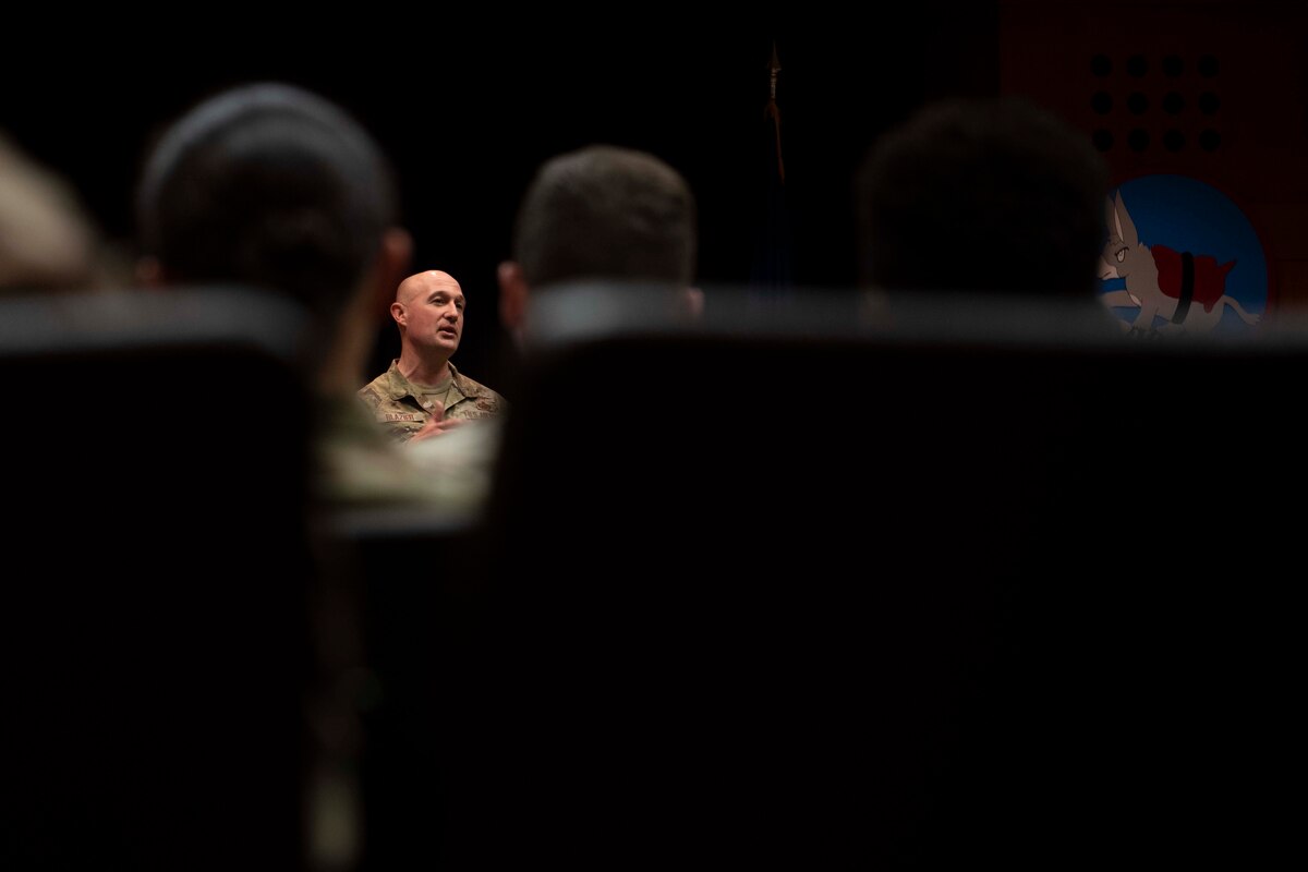 Air University command chief visits Travis AFB > Travis Air Force Base ...
