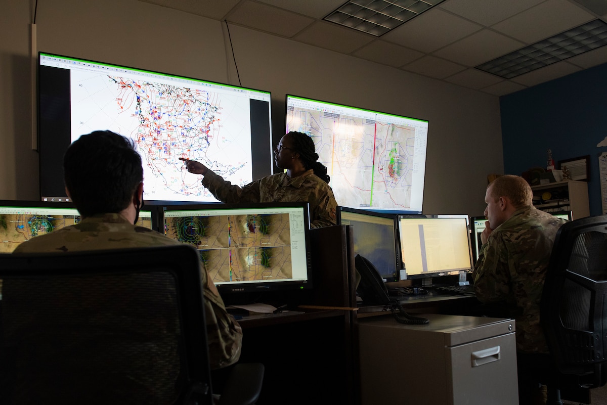 54th OSS weather flight ensures clear skies over Holloman > Air ...