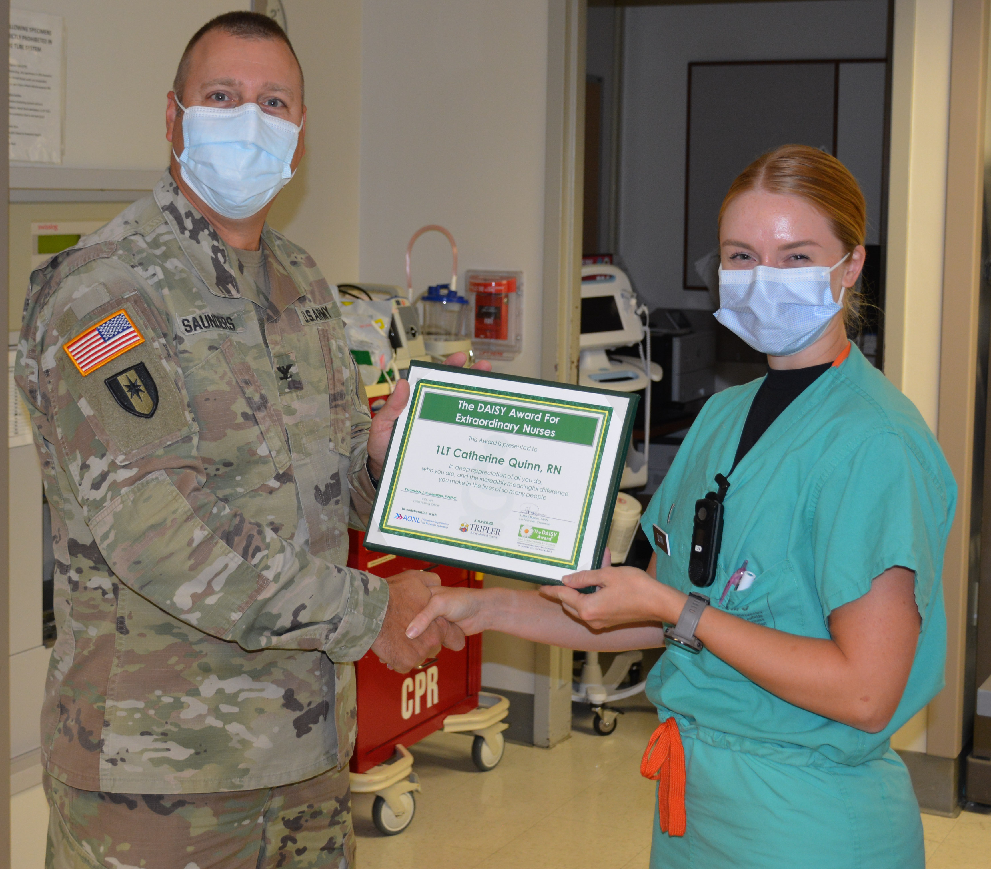 Tripler Army Medical Center presents DAISY Award > Tripler Army Medical ...