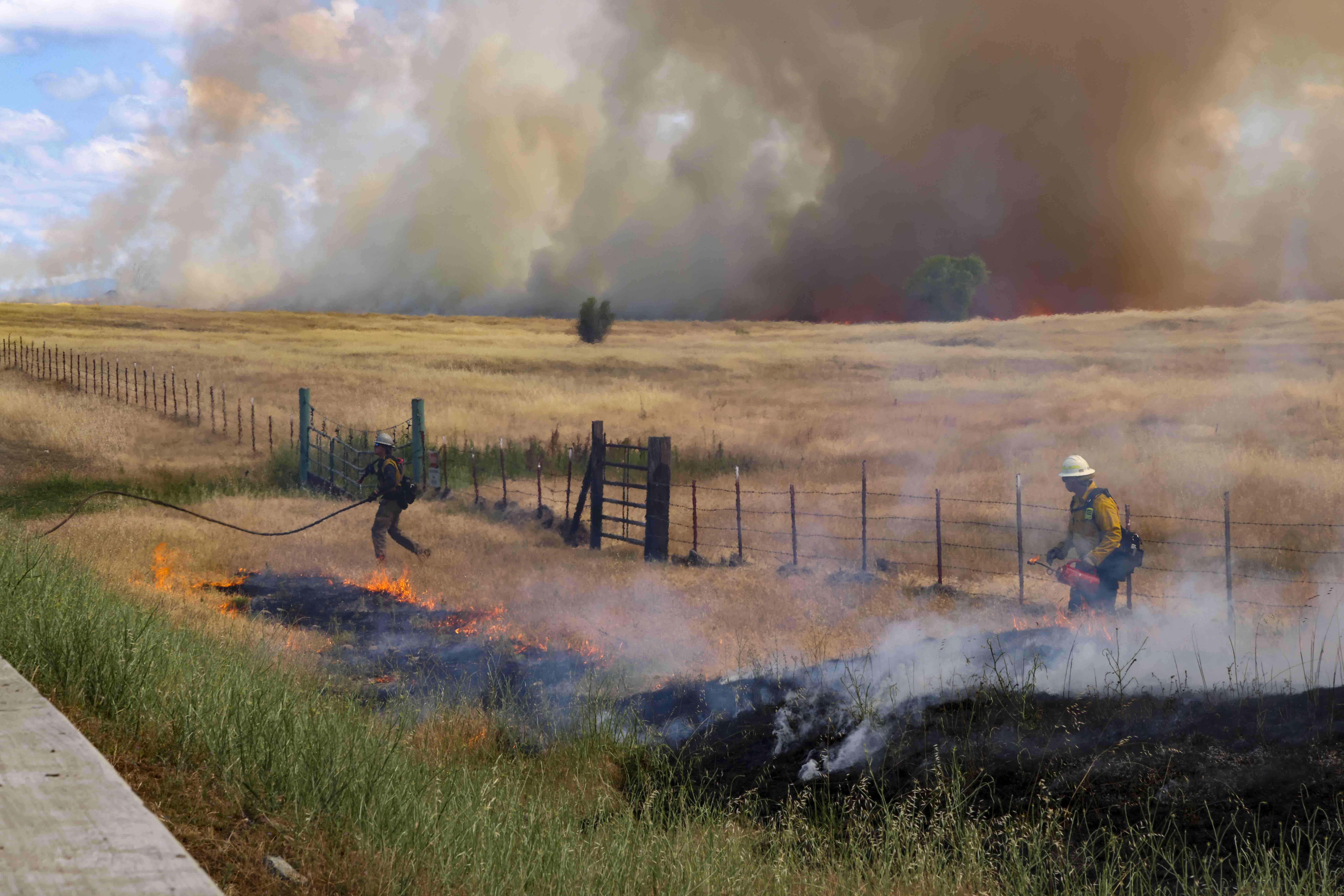 Wildland Firefighters Create Fires to Prevent Fires > Air Combat ...