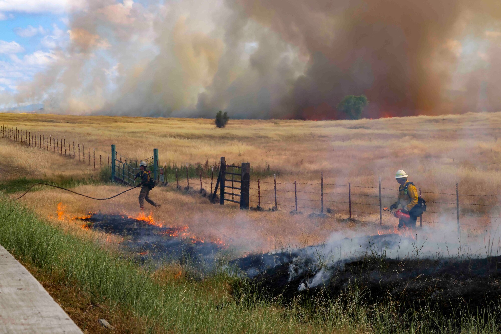 Wildland Firefighters Create Fires to Prevent Fires > Air Combat ...