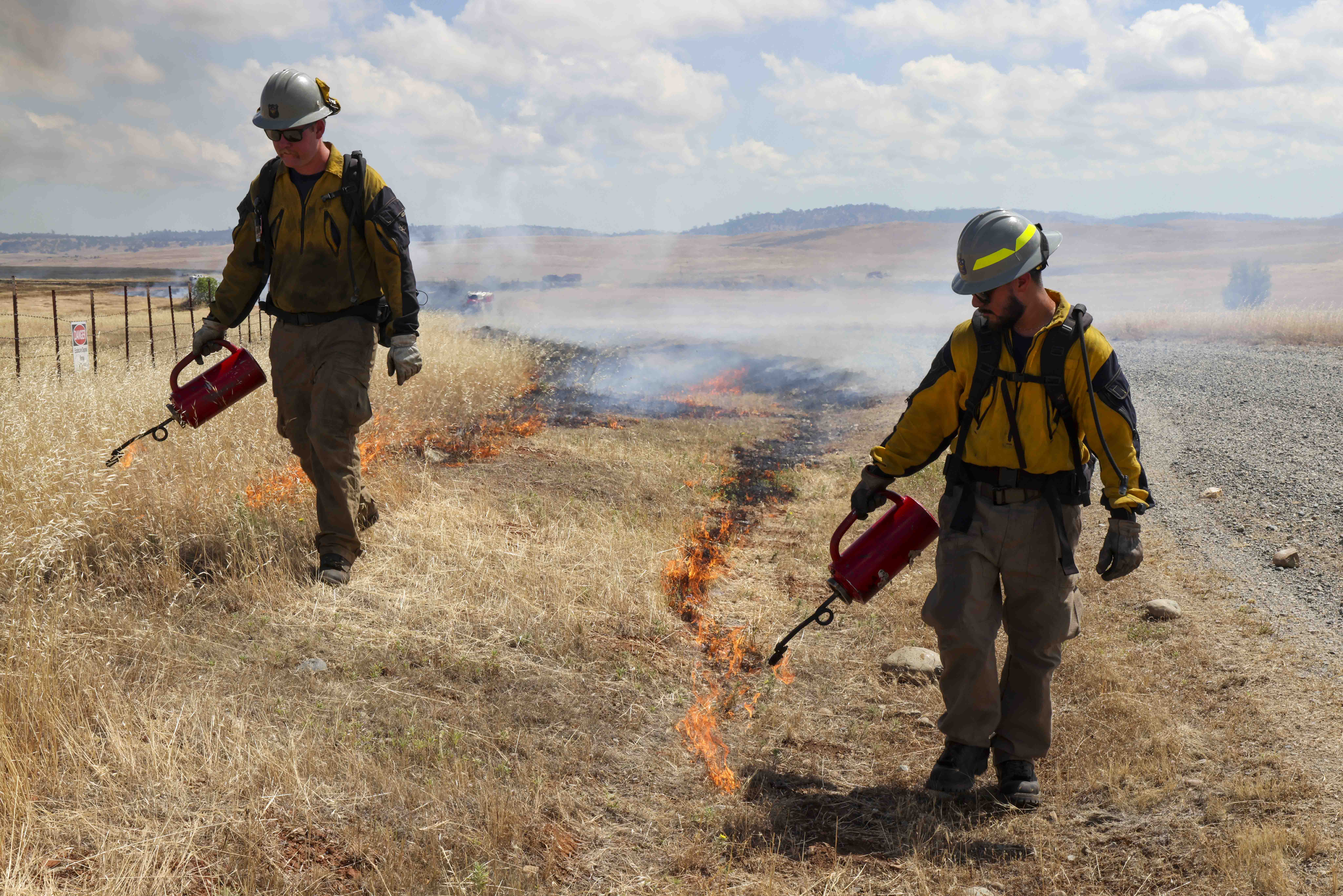 Wildland Firefighters Create Fires to Prevent Fires > Air Combat ...