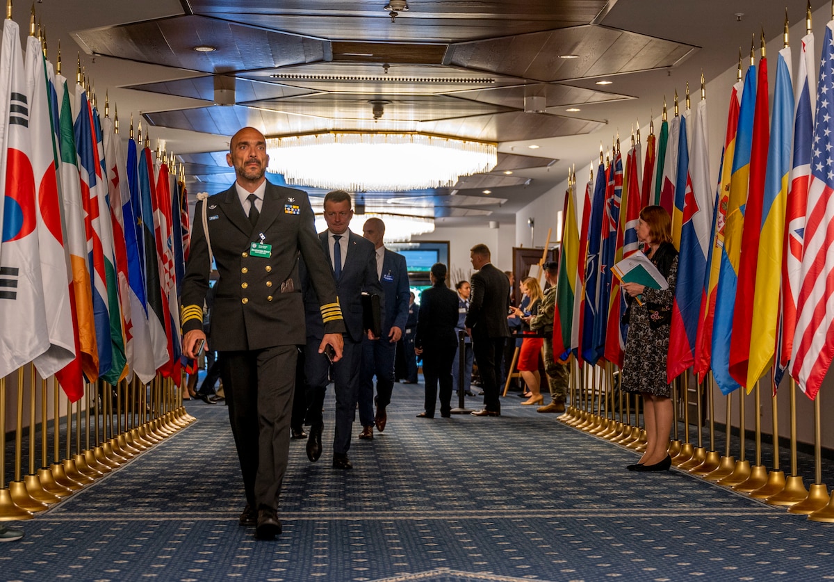 US Secretary of Defense hosts world leaders fifth UDCG > Ramstein Air ...