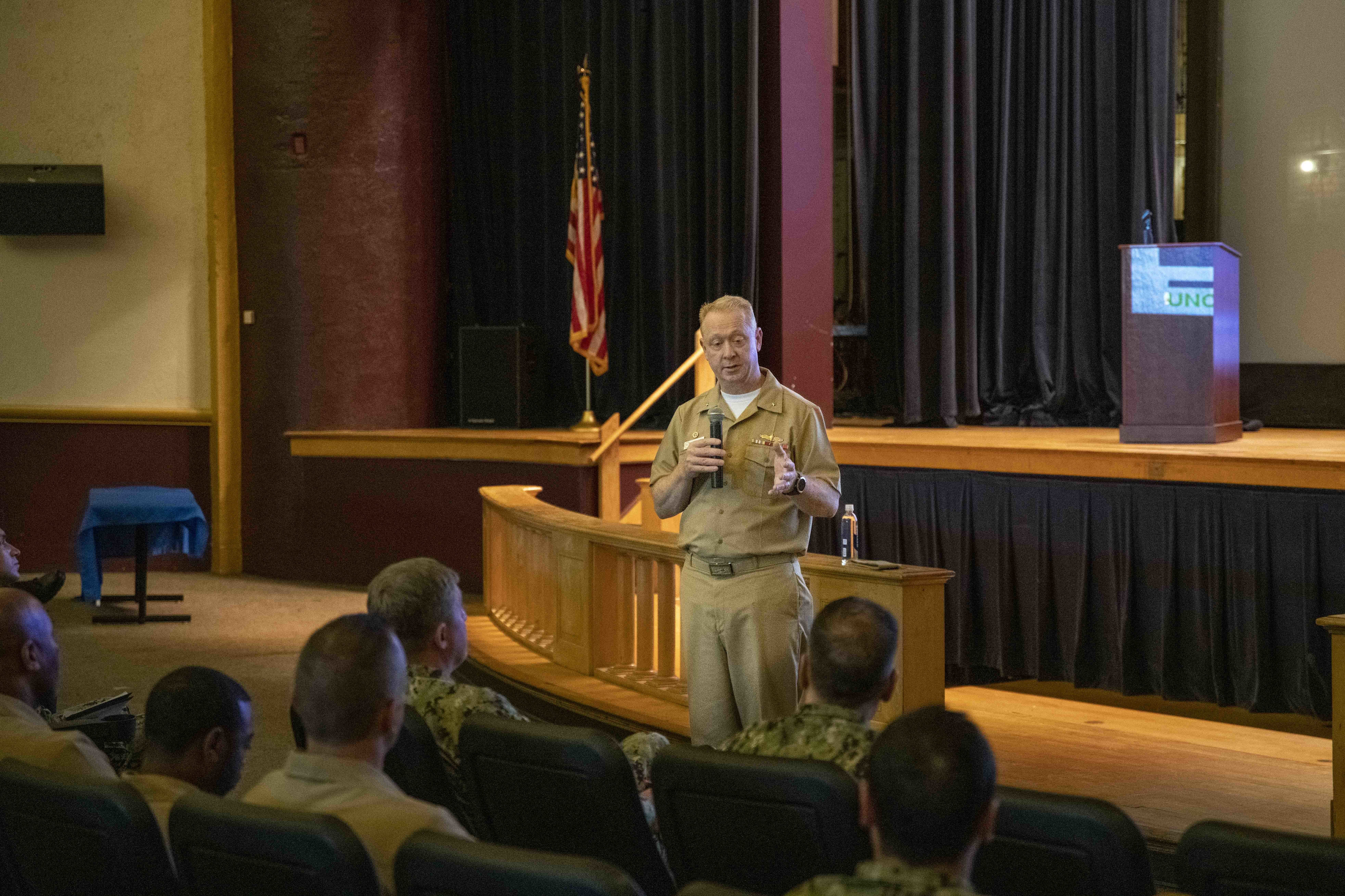 MNCC Commander Visits Sailors at Great Lakes > United States Navy ...