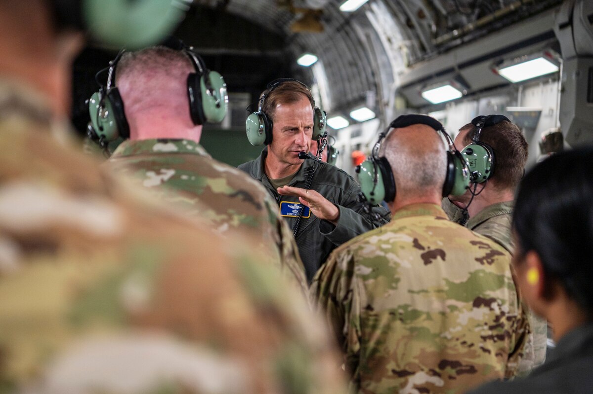 18th Air Force leaders visit Travis AFB > Travis Air Force Base > Display