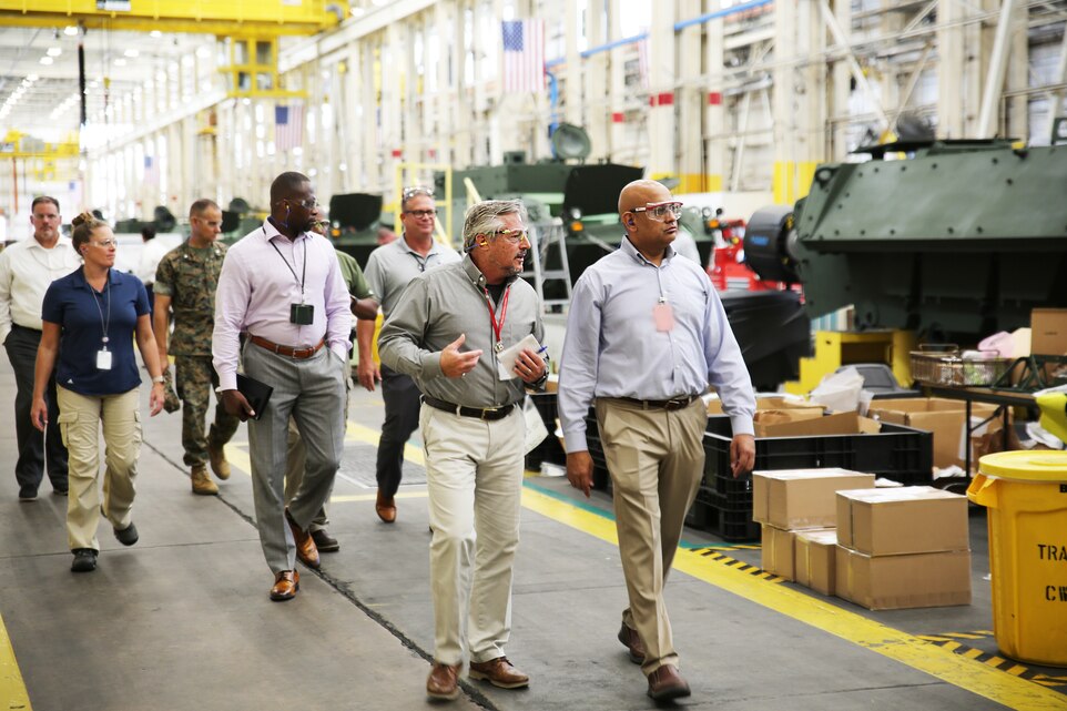 Deputy Assistant Secretary of Defense visits LOGCOM > U.S. Marine Corps ...