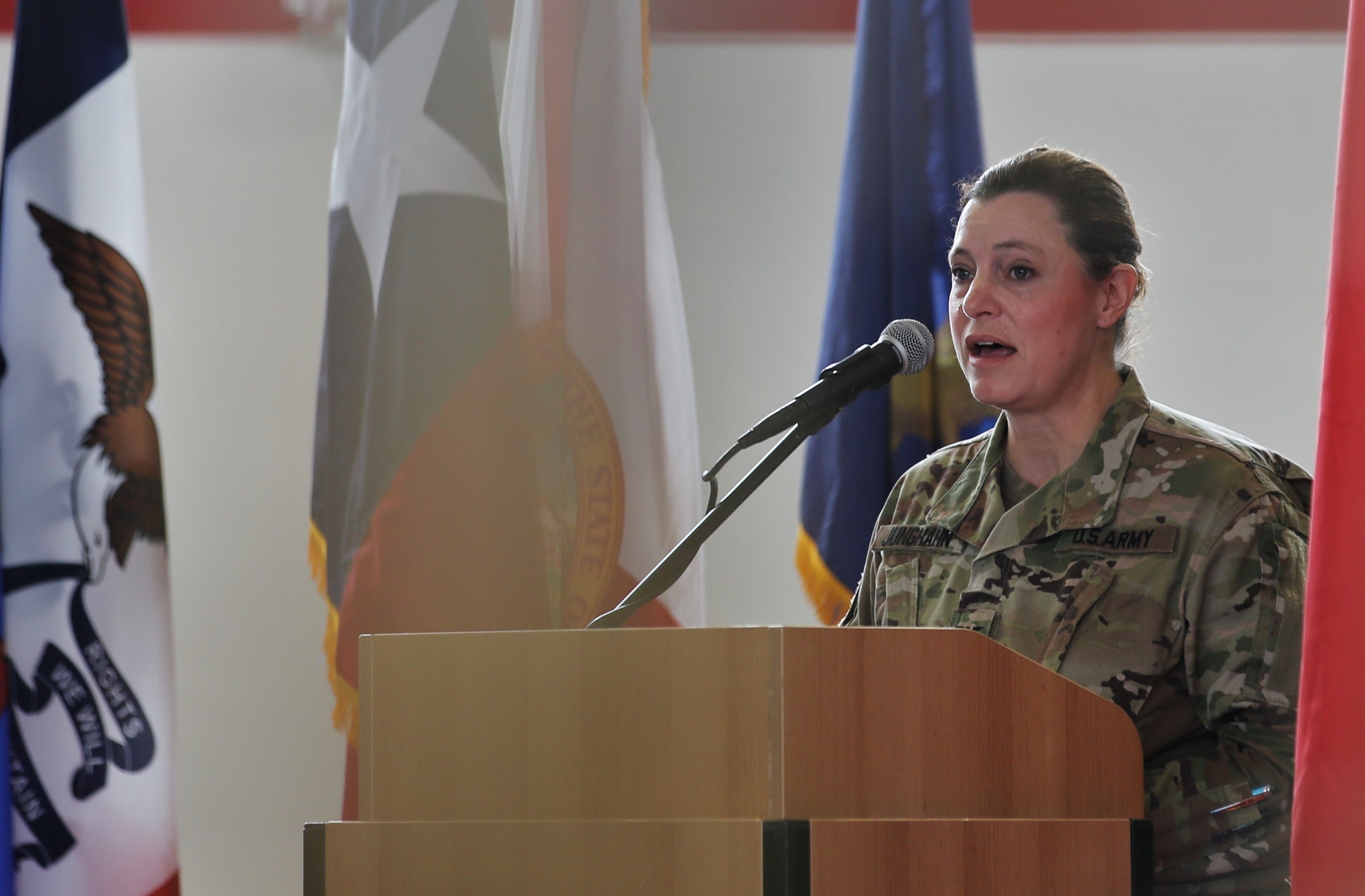 Junghahn takes command of Medical Support Unit - Europe > U.S. Army ...