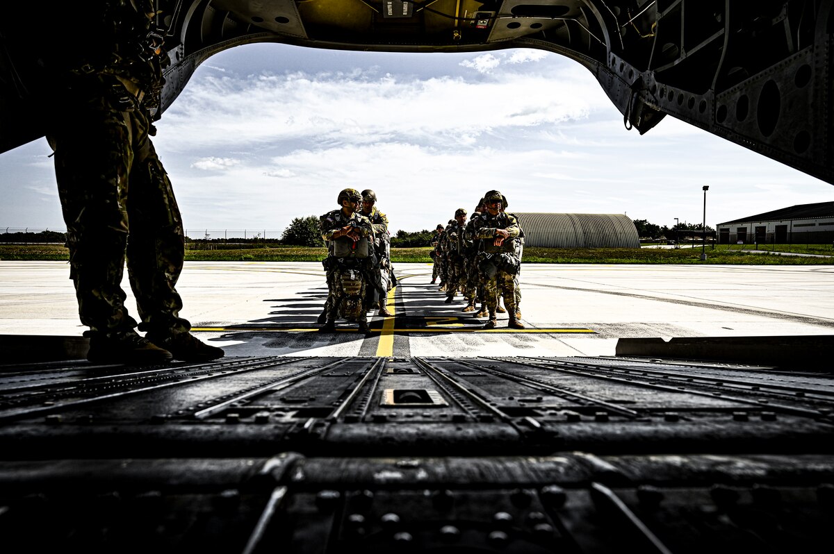 404th Civil Affairs Battalion conducts Airborne Ops > Joint Base McGuire-Dix-Lakehurst > News