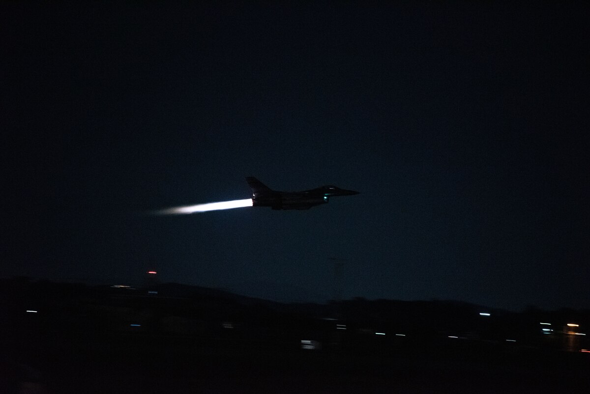 36th and 25th FS perform night ops > Osan Air Base > Article Display