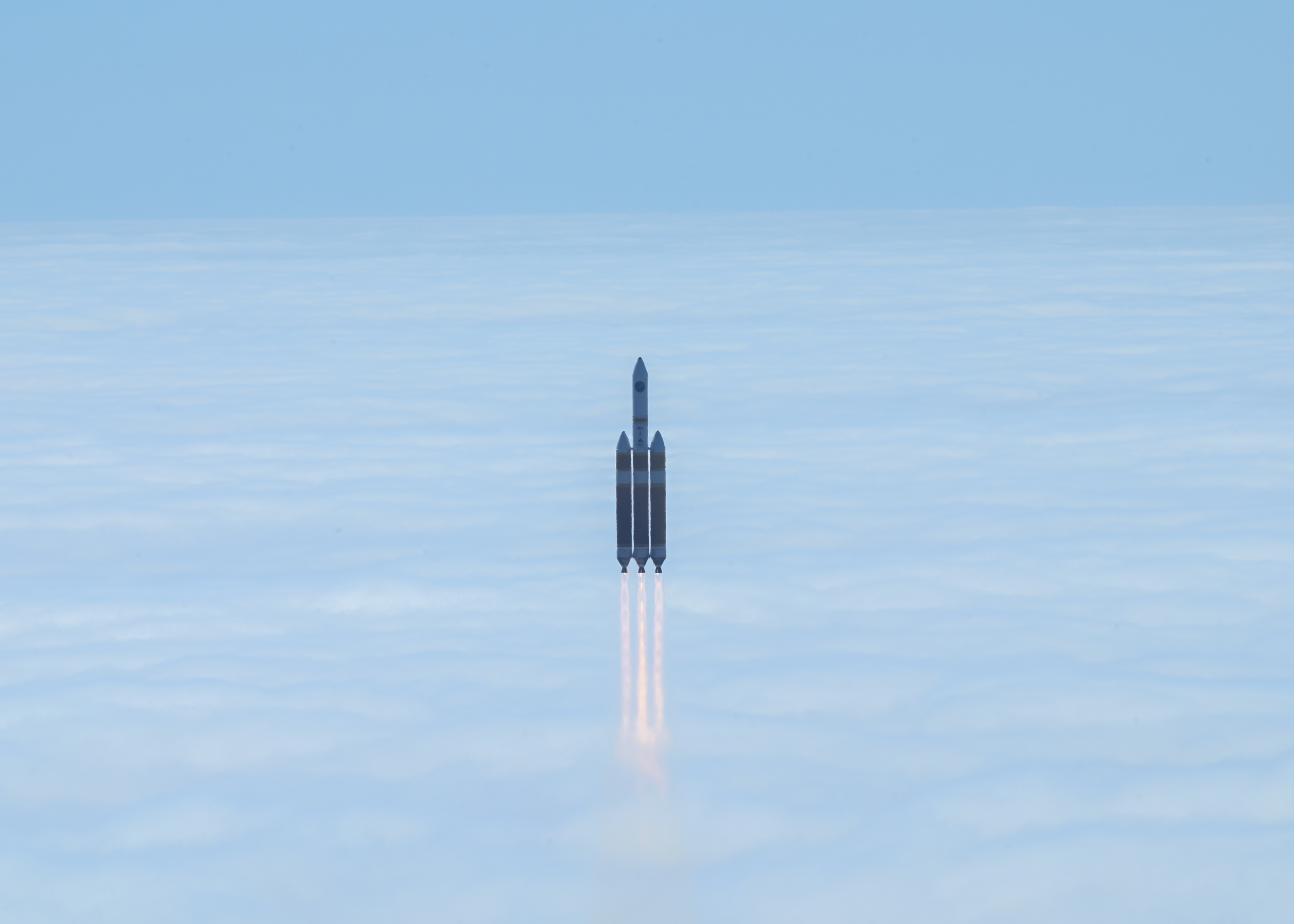 VANDENBERG'S FINAL DELTA IV HEAVY LAUNCHED TODAY