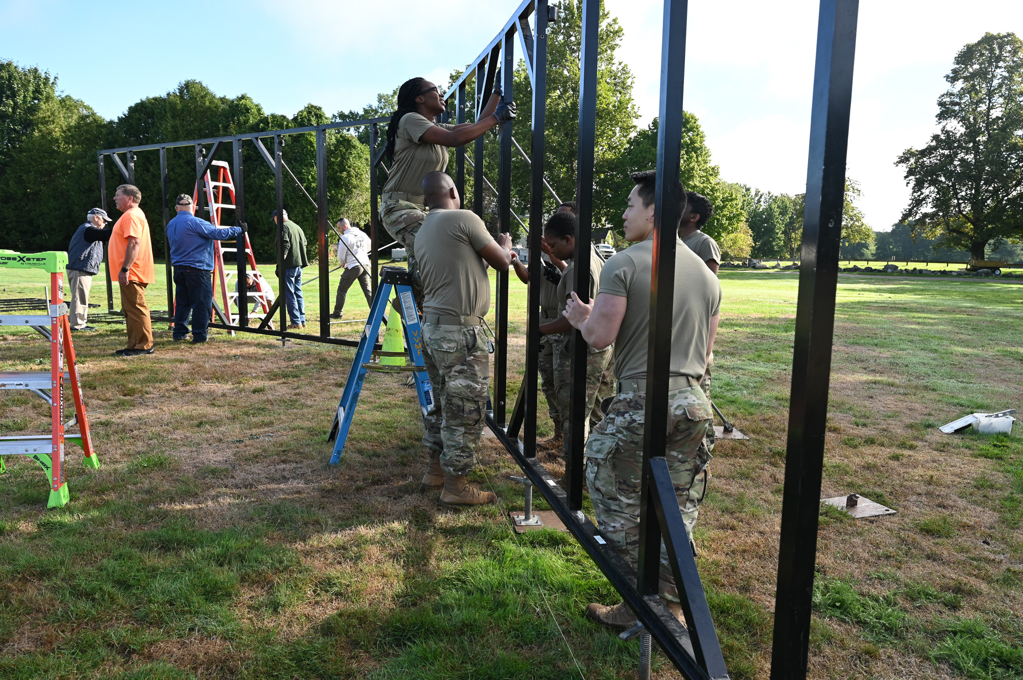 Hanscom volunteers help assemble Wall That Heals