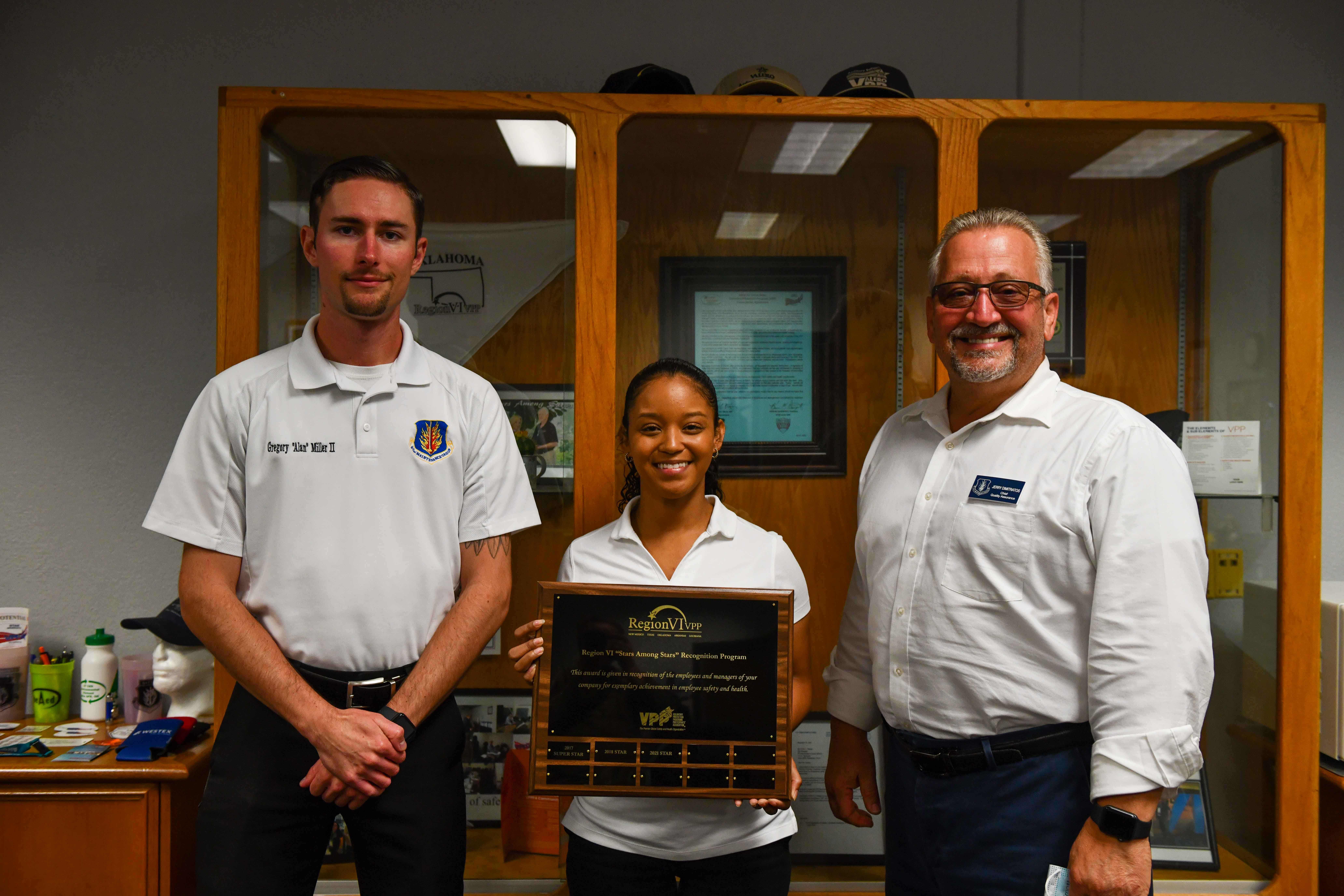 Maintaining work mishaps; 97 MXG wins OSHA award > Altus Air Force Base ...