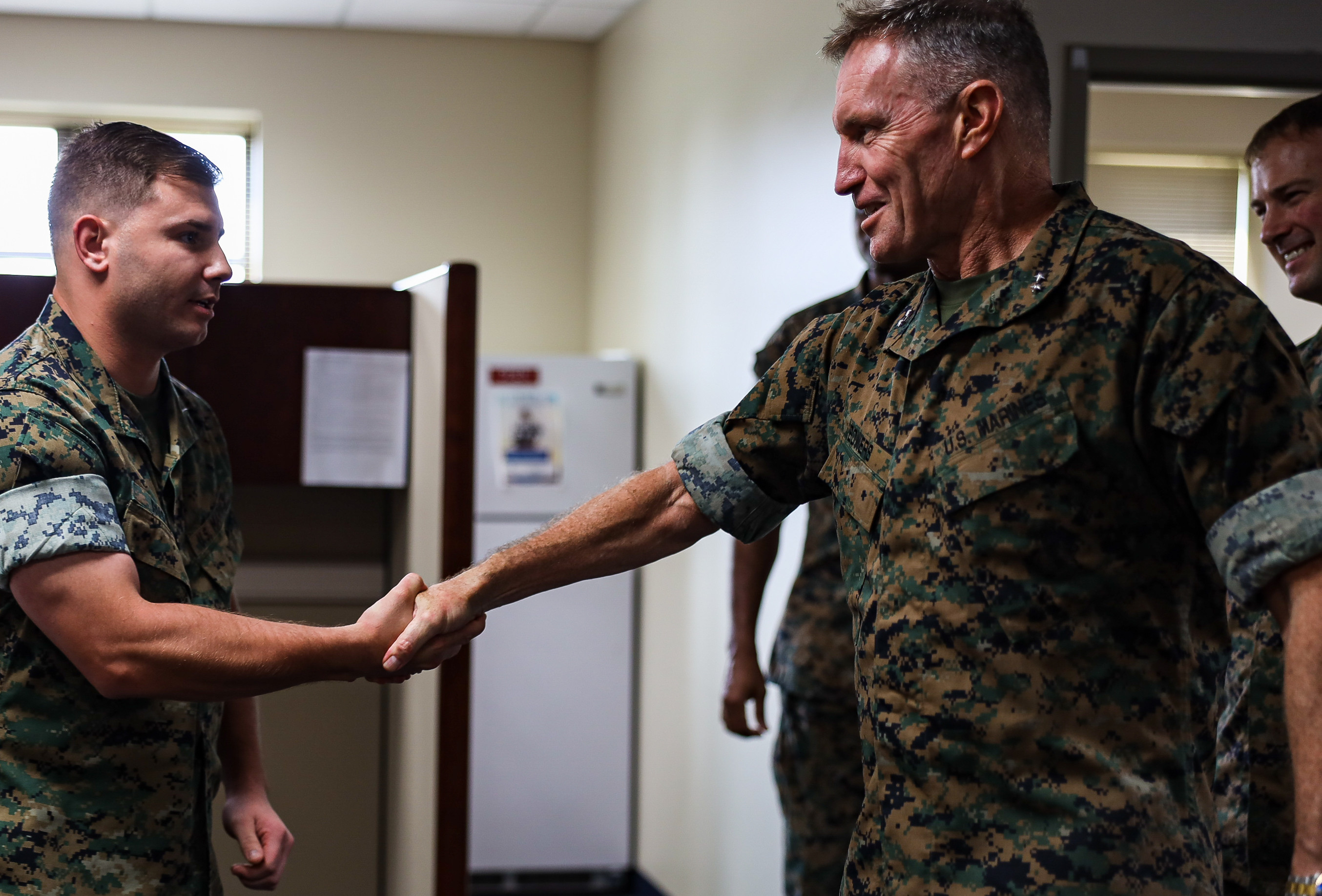 MCRC Commanding General Visits the 8MCD > 8th Marine Corps District ...