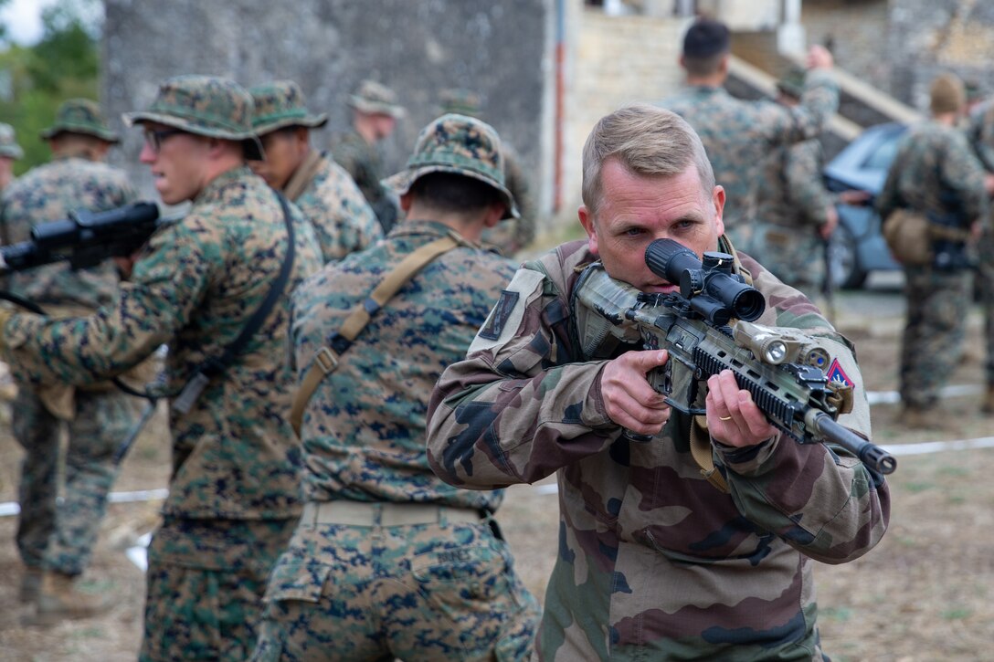 Exercise Manticore - Marines and French Soldiers
