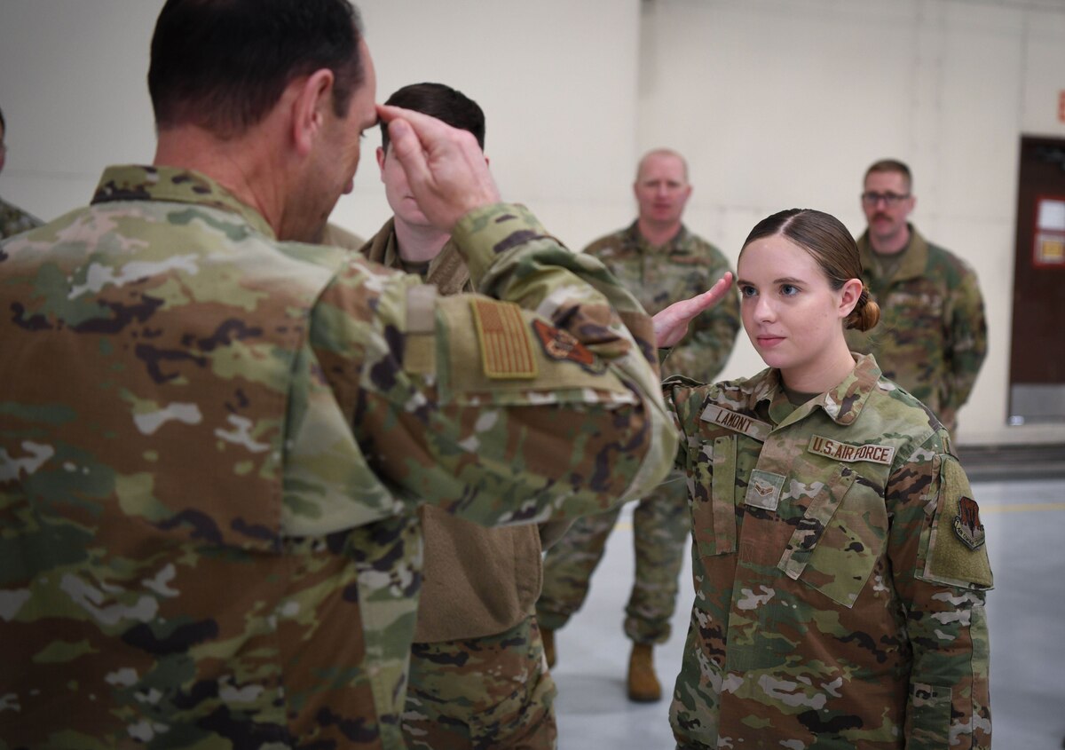 16th Air Force commander visits 319th Reconnaissance Wing > Grand Forks ...