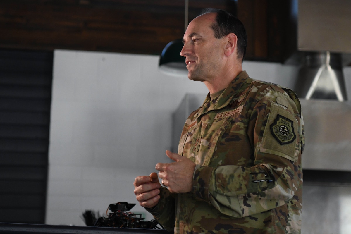 16th Air Force commander visits 319th Reconnaissance Wing > Grand Forks ...