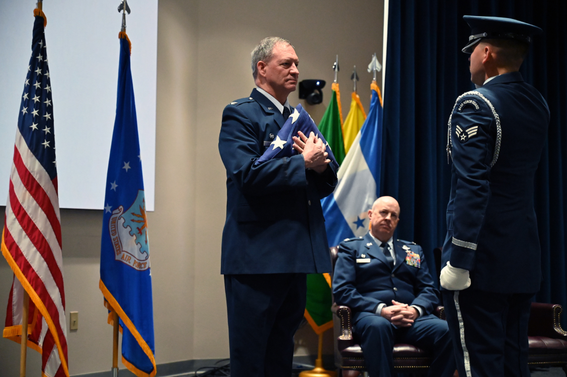 433rd Airlift Wing commander retires after 33 years of service > Joint Base San Antonio > News