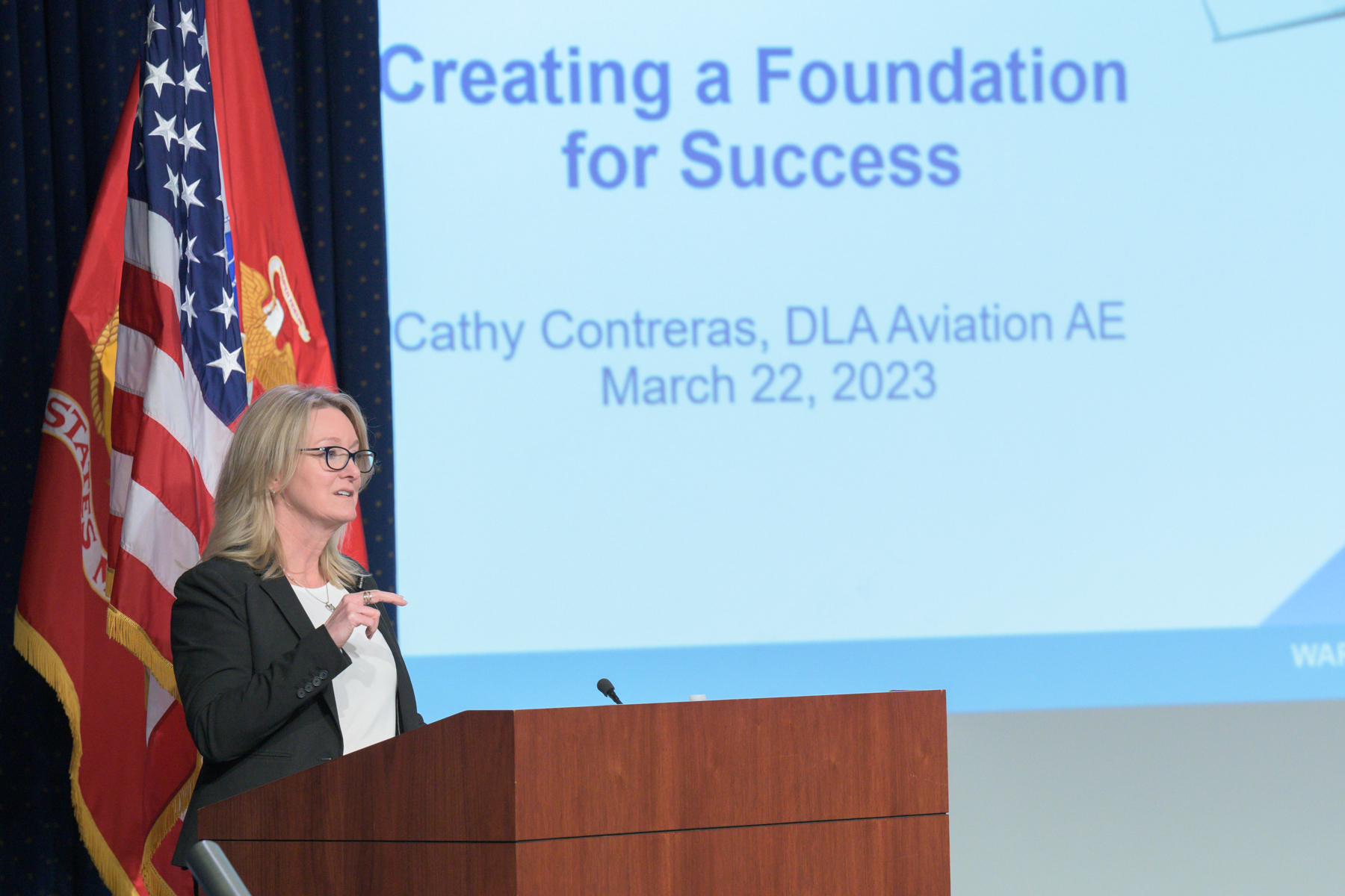 DLA Aviation leader shares wisdom with DLA Energy acquisition workforce