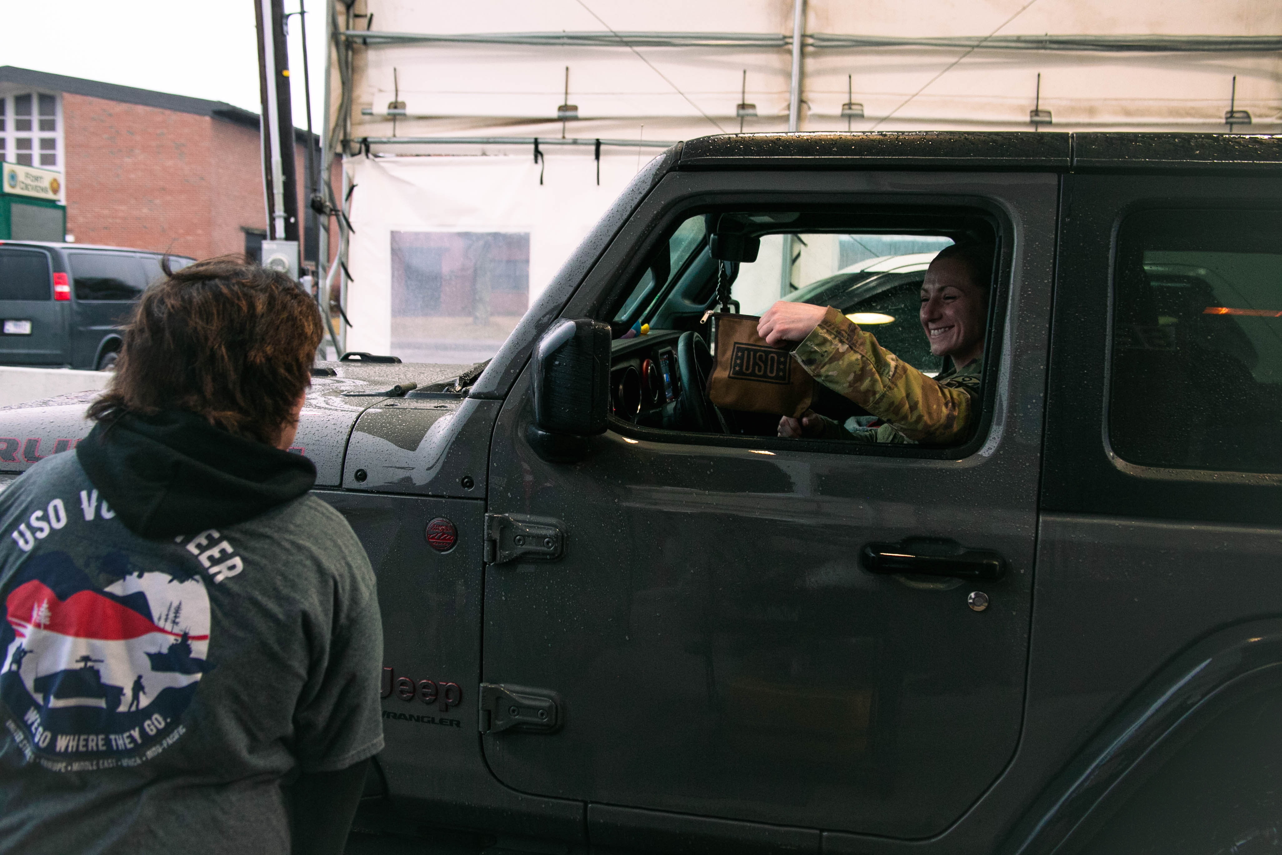 USO visits Devens RFTA > U.S. Army Reserve > News-Display