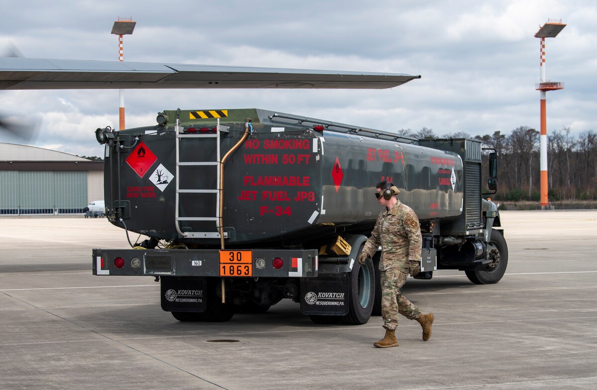 RAB Airmen conduct wet-wing defuel operations > Ramstein Air Base ...