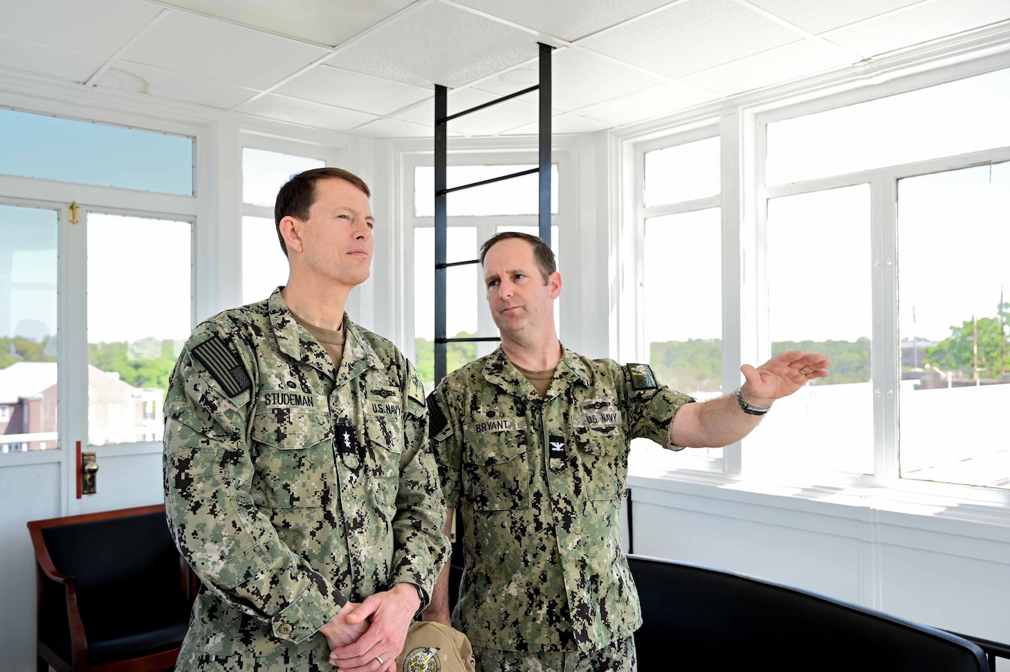 Chief of Naval Intelligence Visits CIWT and NIOC Pensacola > Naval ...