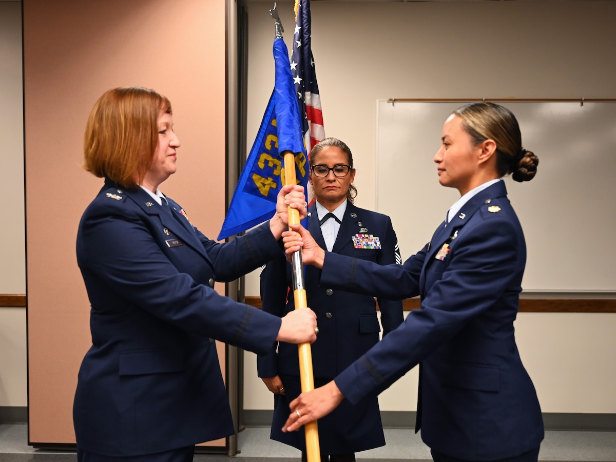 Maj. Mafnas assumes command of 74th APS > 433rd Airlift Wing > Article ...