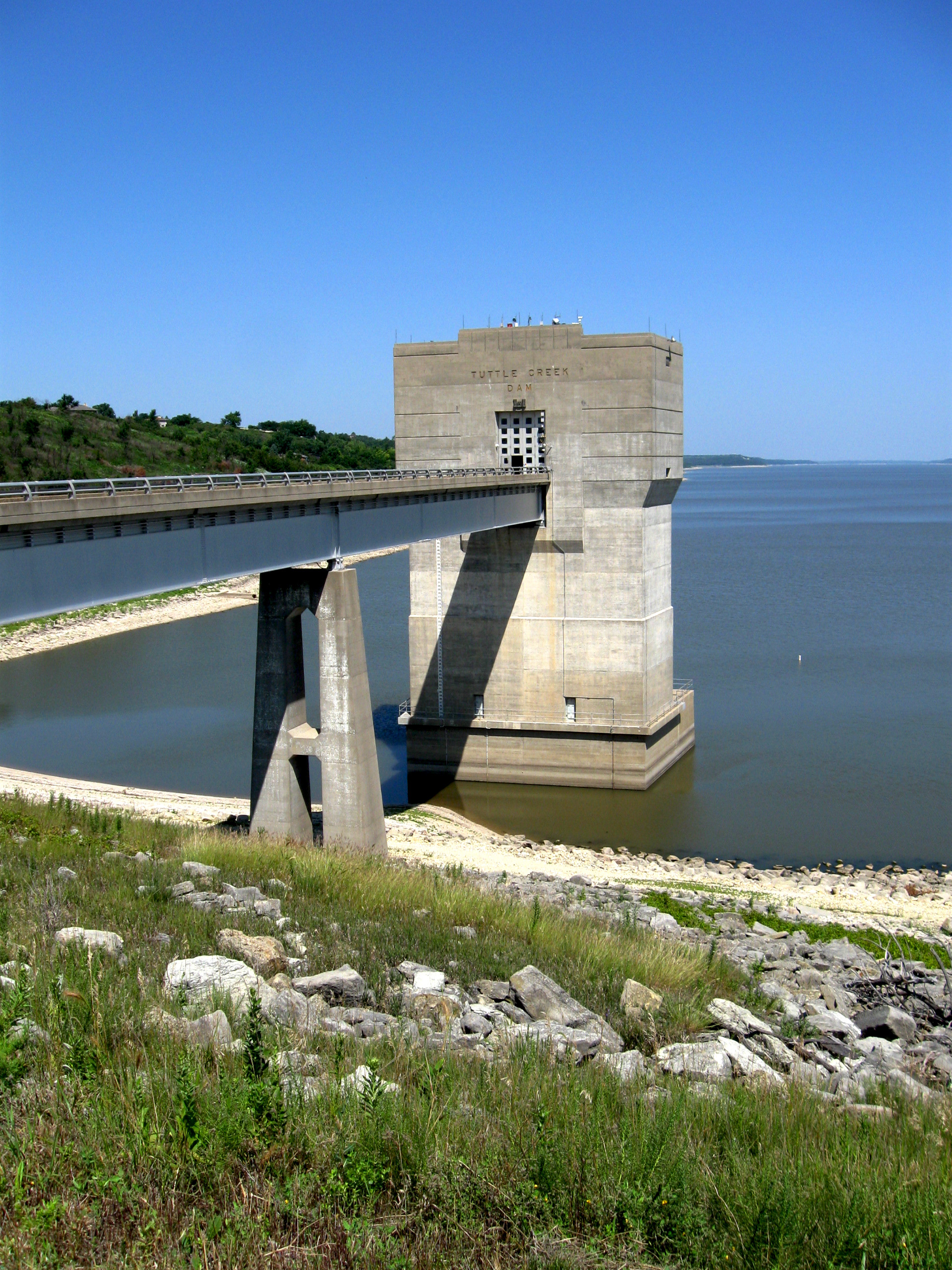 $2.03 million contract awarded for repairs on Tuttle Creek service gate ...