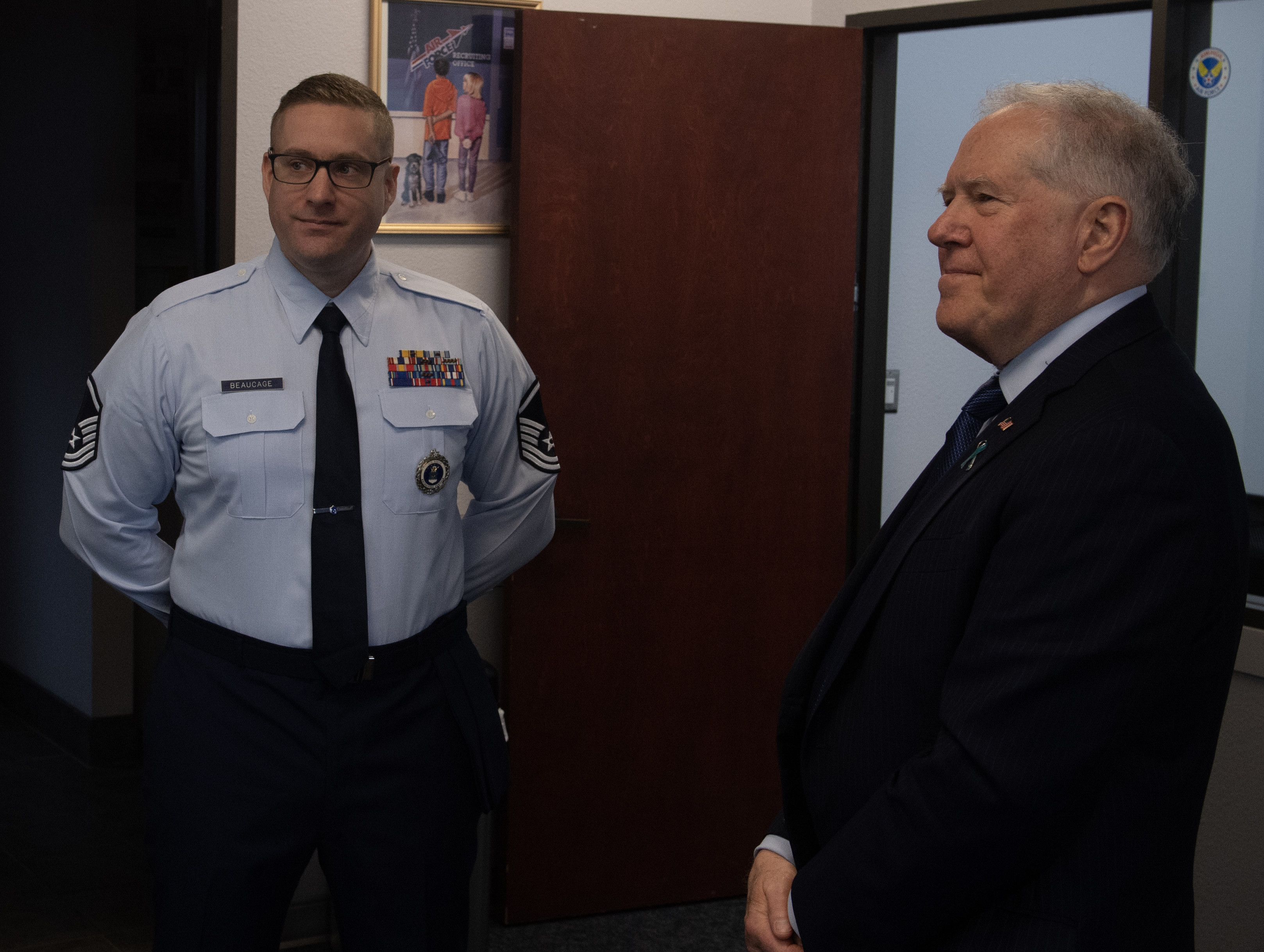 SECAF updated on recruiting efforts, meets local recruiters > Air Force ...