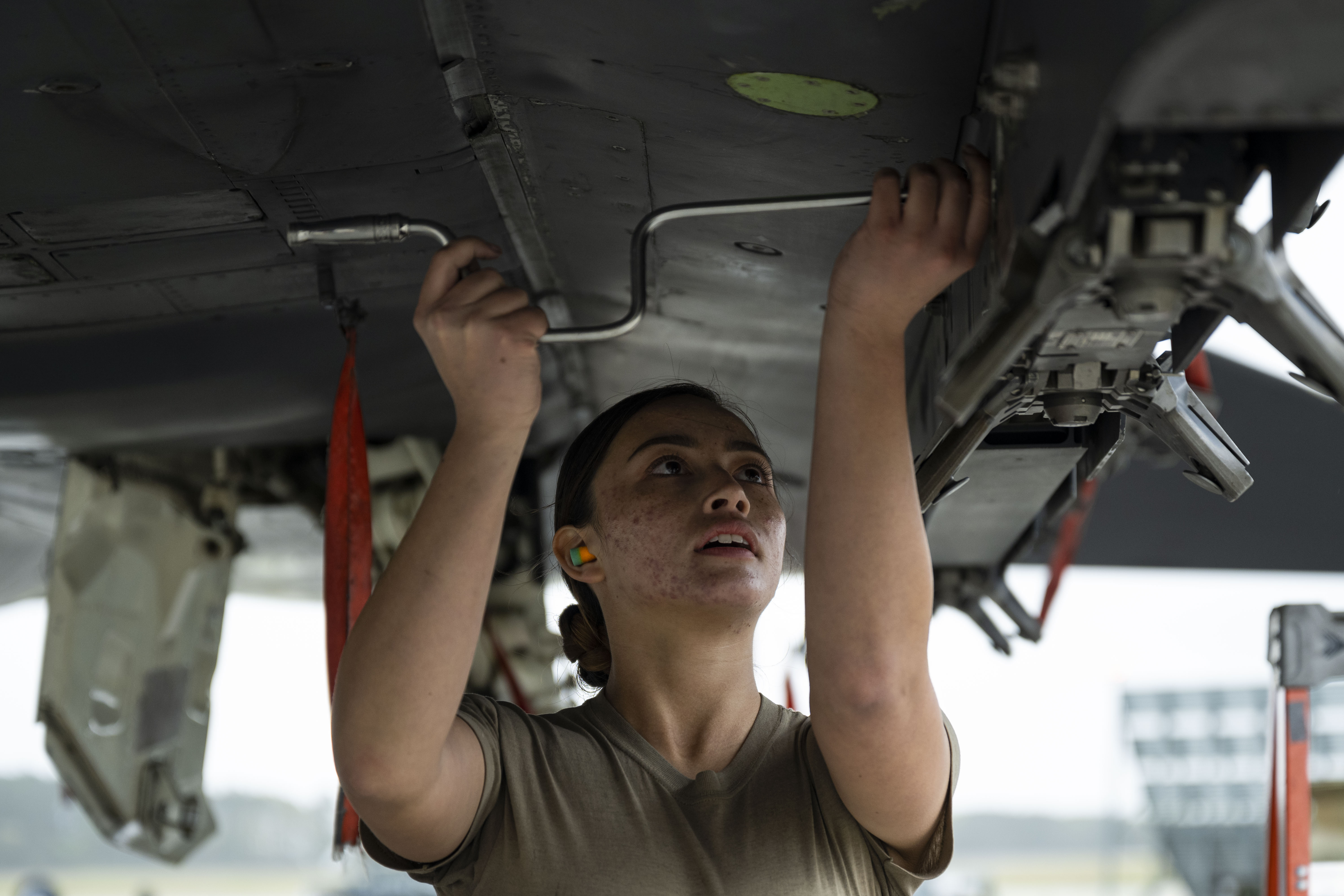 4 MXG holds quarterly load crew competition > Seymour Johnson Air Force ...