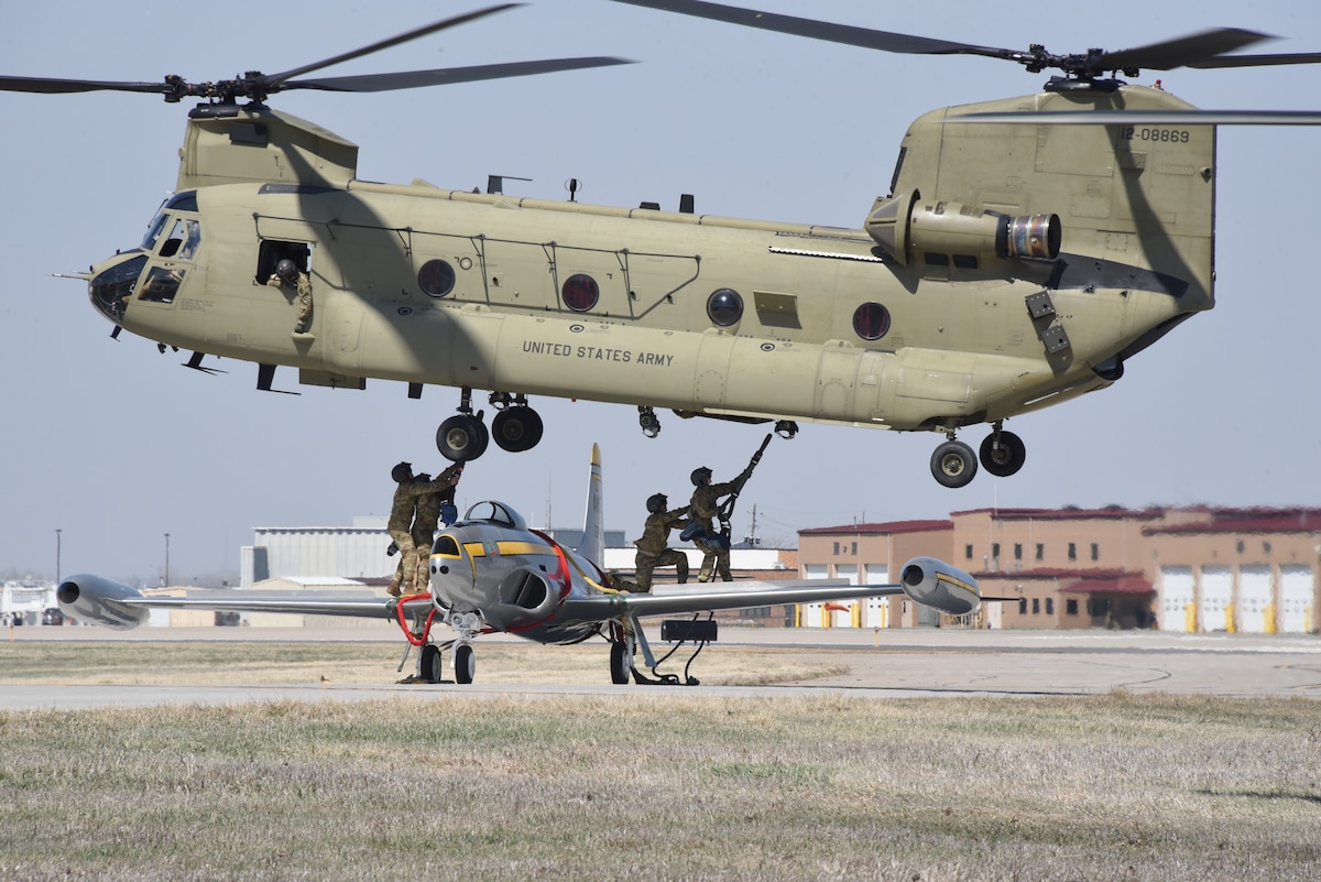 Army Helicopters Chinook