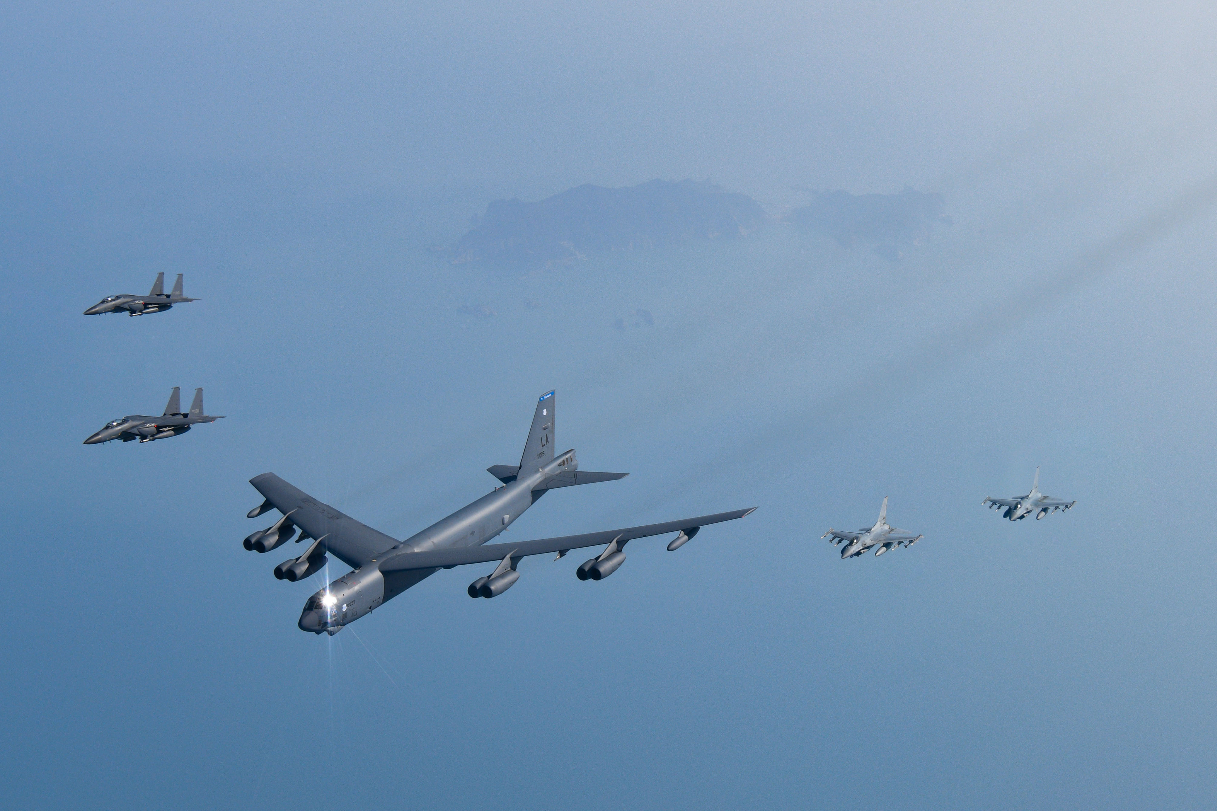 U.S. strategic bomber and ROK fighters conduct combined air training ...