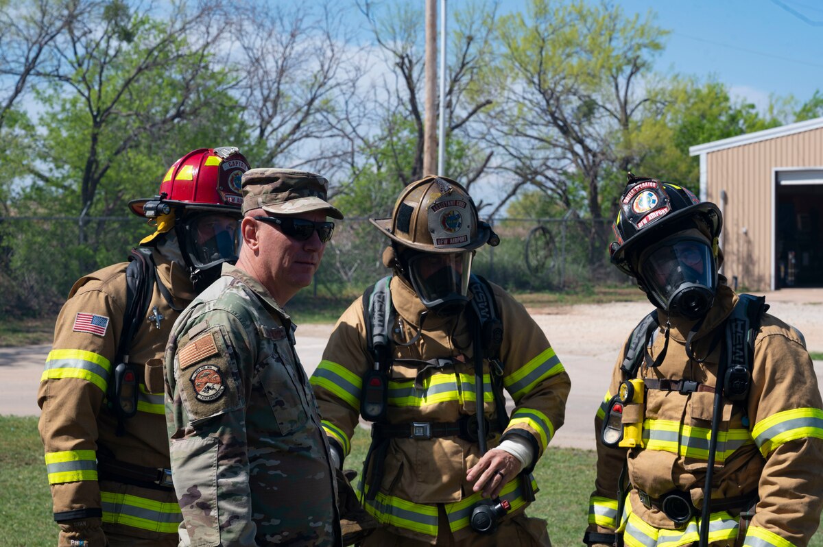 Dyess, Texas firefighters train on ultra-high pressure systems > Dyess ...