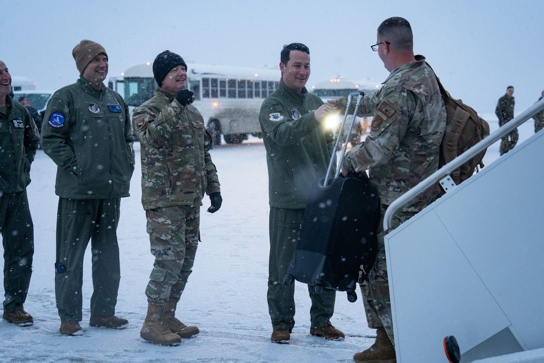 525th Fighter Squadron Bulldogs return home