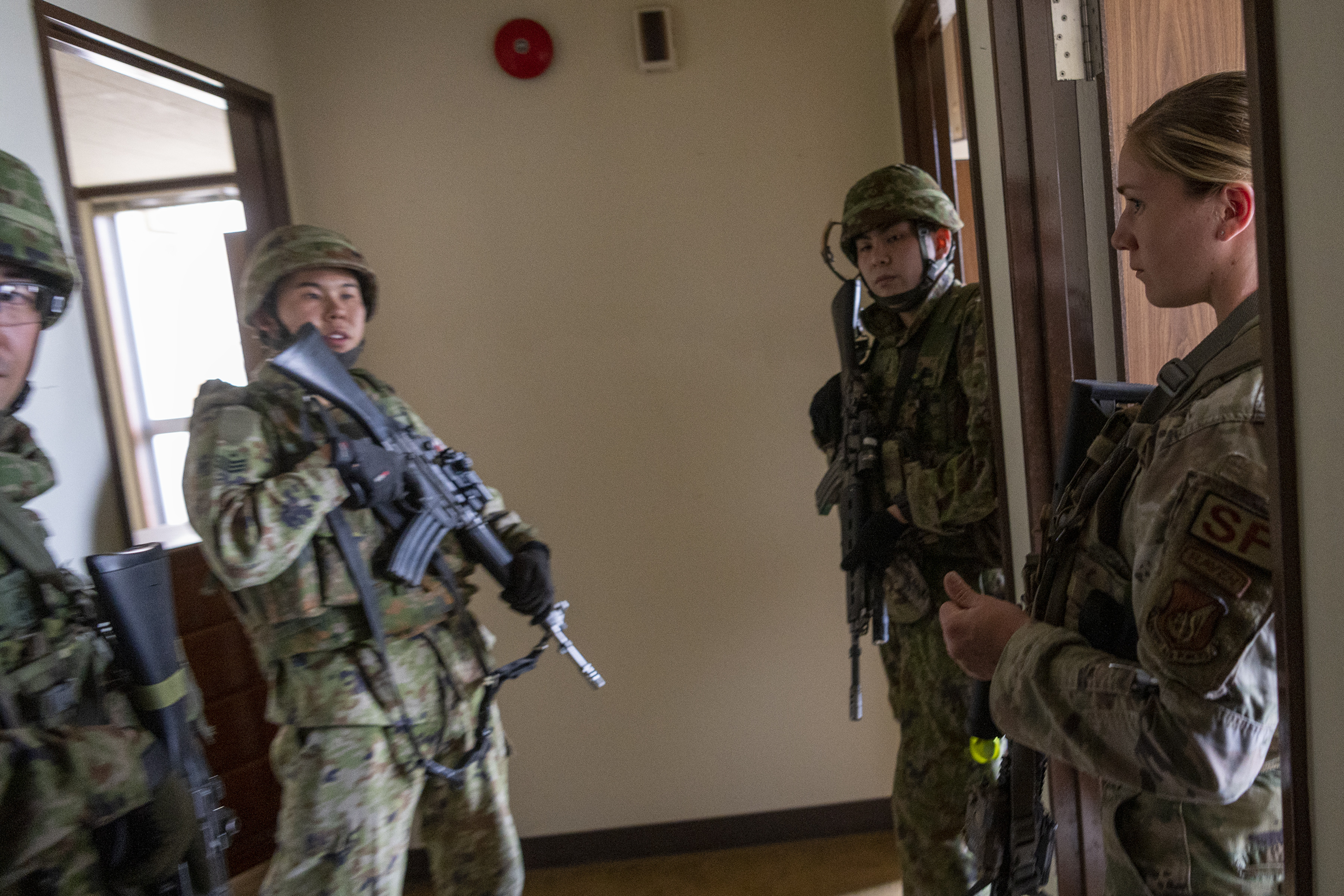 US Air Force conducts close-quarters combat training with Japanese ...